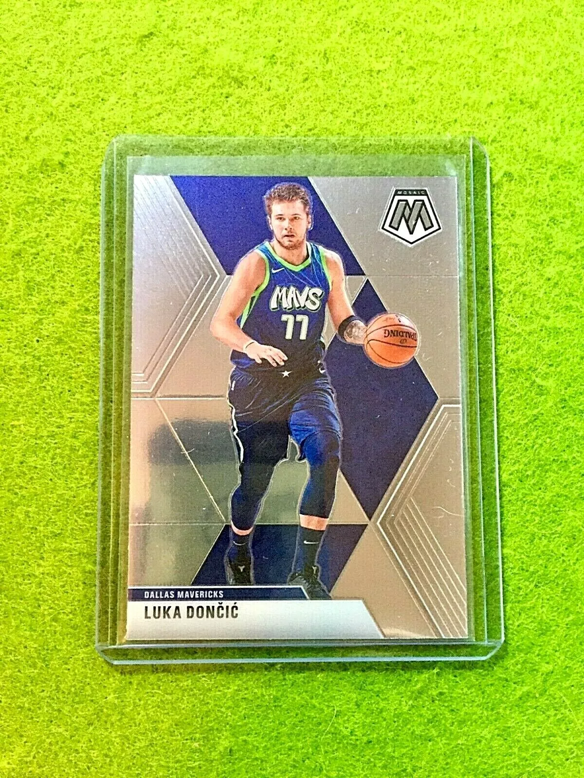 LUKA DONCIC MOSAIC SILVER CHROME CARD JERSEY #77 DALLAS MAVERICKS 2019 ...