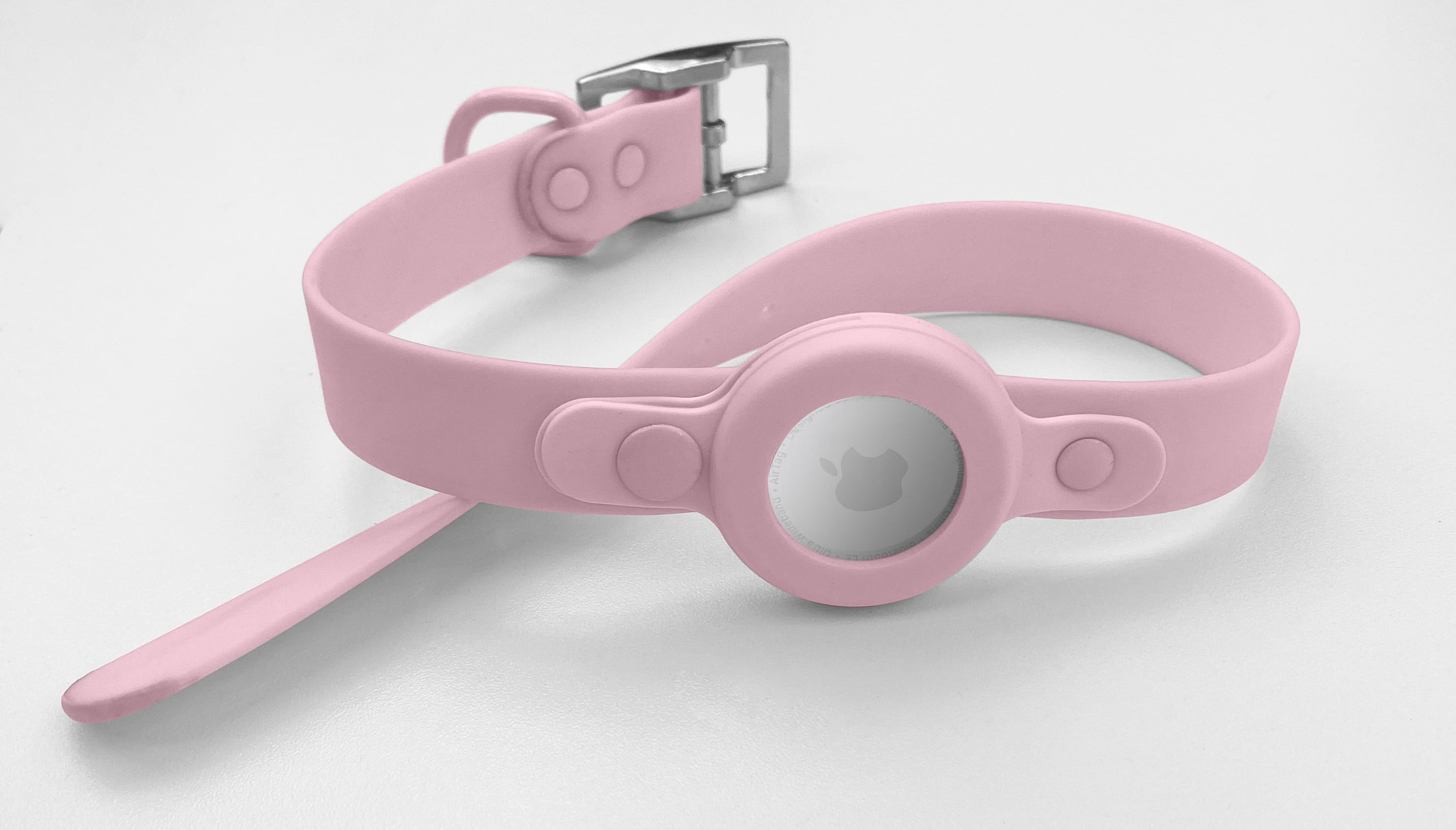 LUXE + LOLI Light Blush Dog Collar with AirTag Holder, Large - Walmart.com