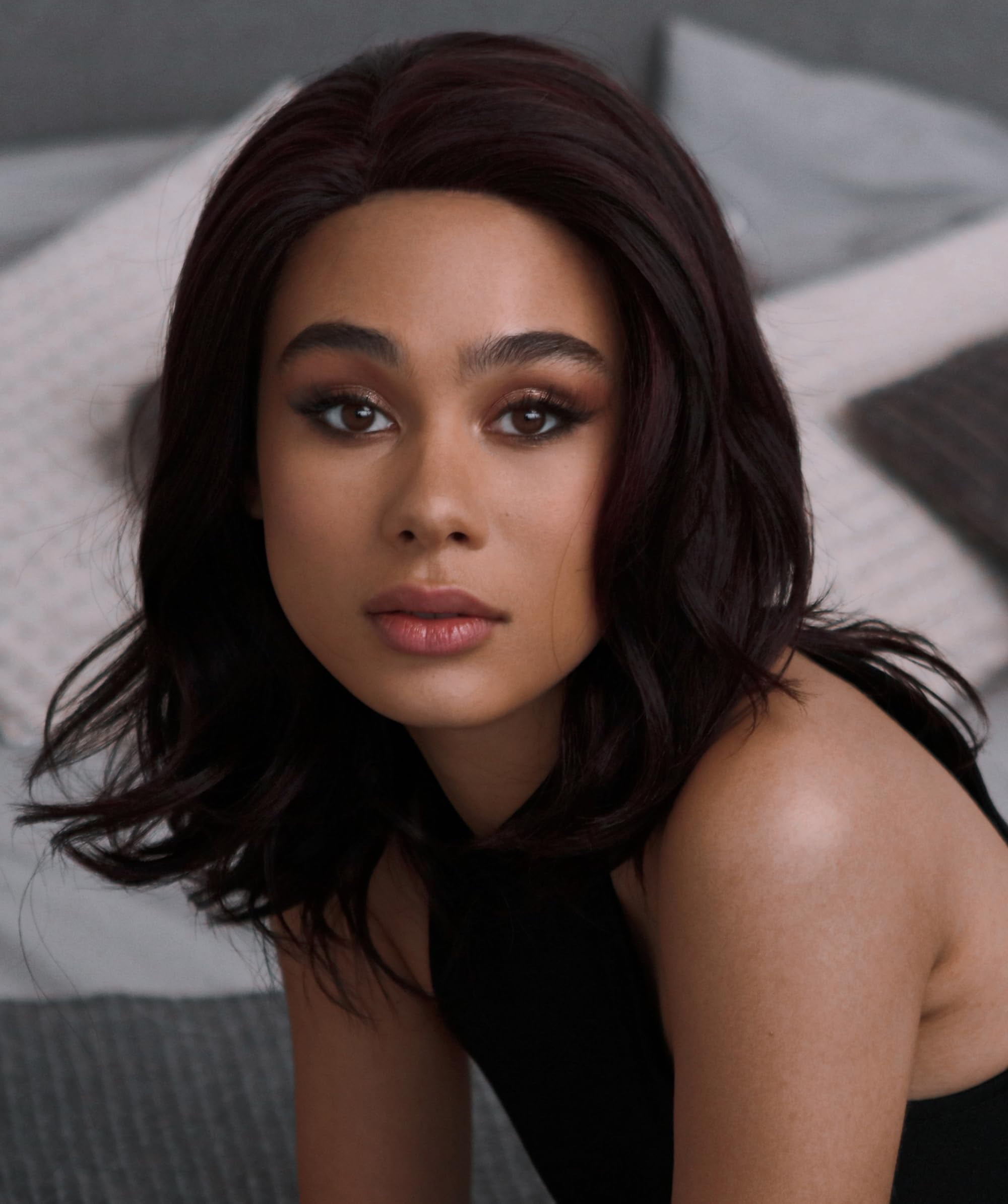 LUXLUXE Rayana Wavy 15 Inch Long 4X4 Hand-Tied Lace Front Wig, Good ...