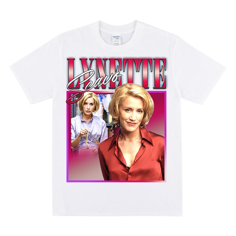 LYNETTE SCAVO Homage T-shirt, For Fans Of The TV Show, 2000s Printed T ...