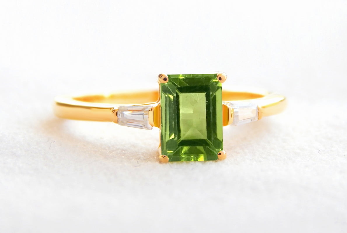 Lab-Grown Peridot - Emerald Cut Peridot , 7x9 Size ,Lab-Grown Peridot ...