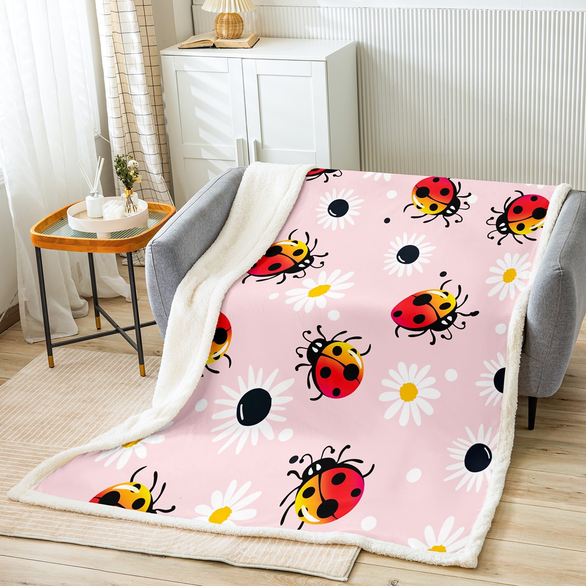 Ladybug Sherpa Blanket Wildlife Ladybird Blanket, Chic Daisy Throw ...