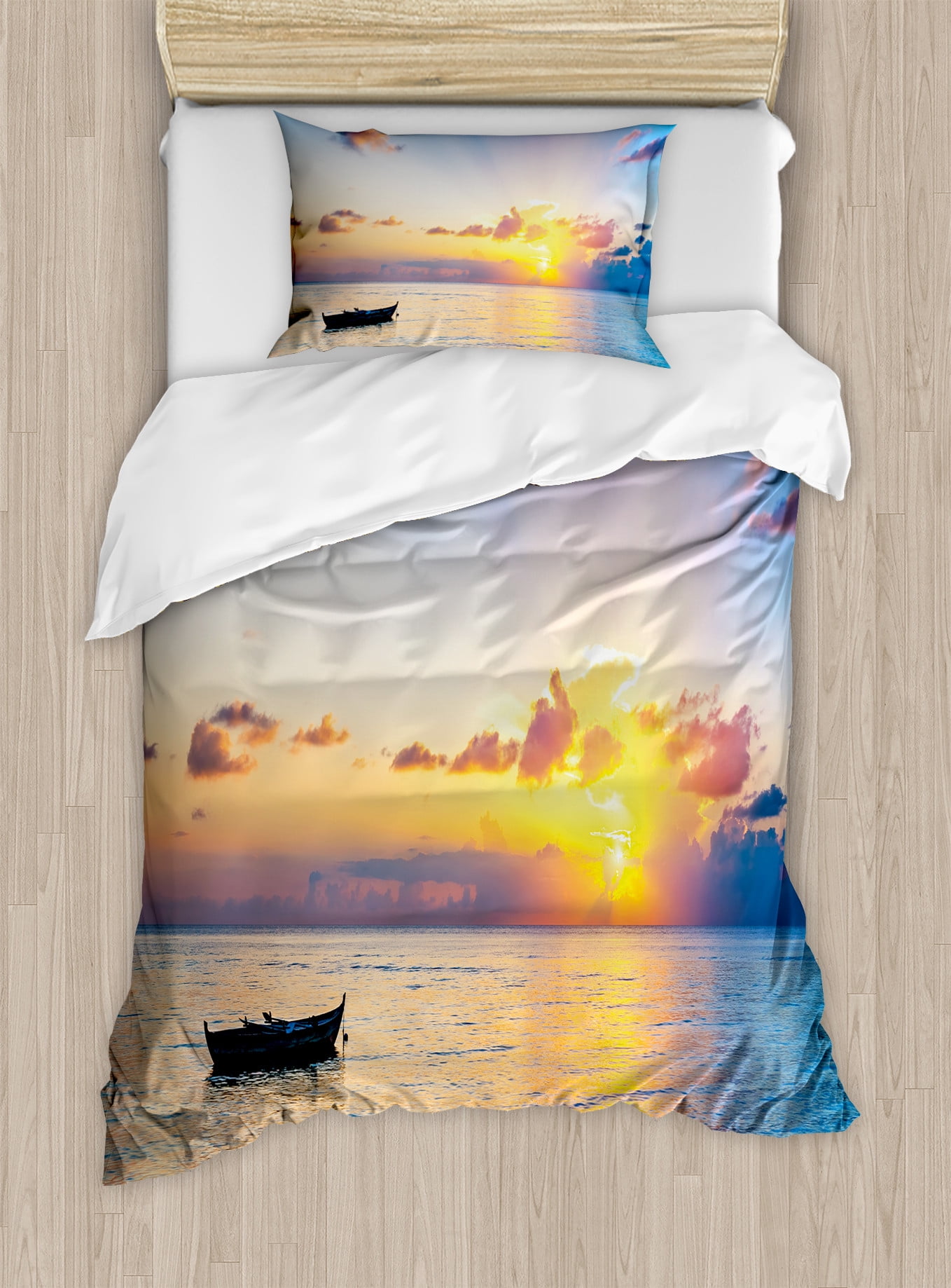 Landscape Duvet Cover Set, Sun Rising over Ocean on Maldives Seascape ...