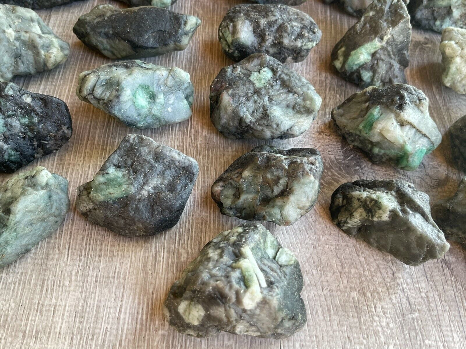 Large Emerald Rough Stones, 2 - 3 Inch - Dispelling Fear and Anxiety ...