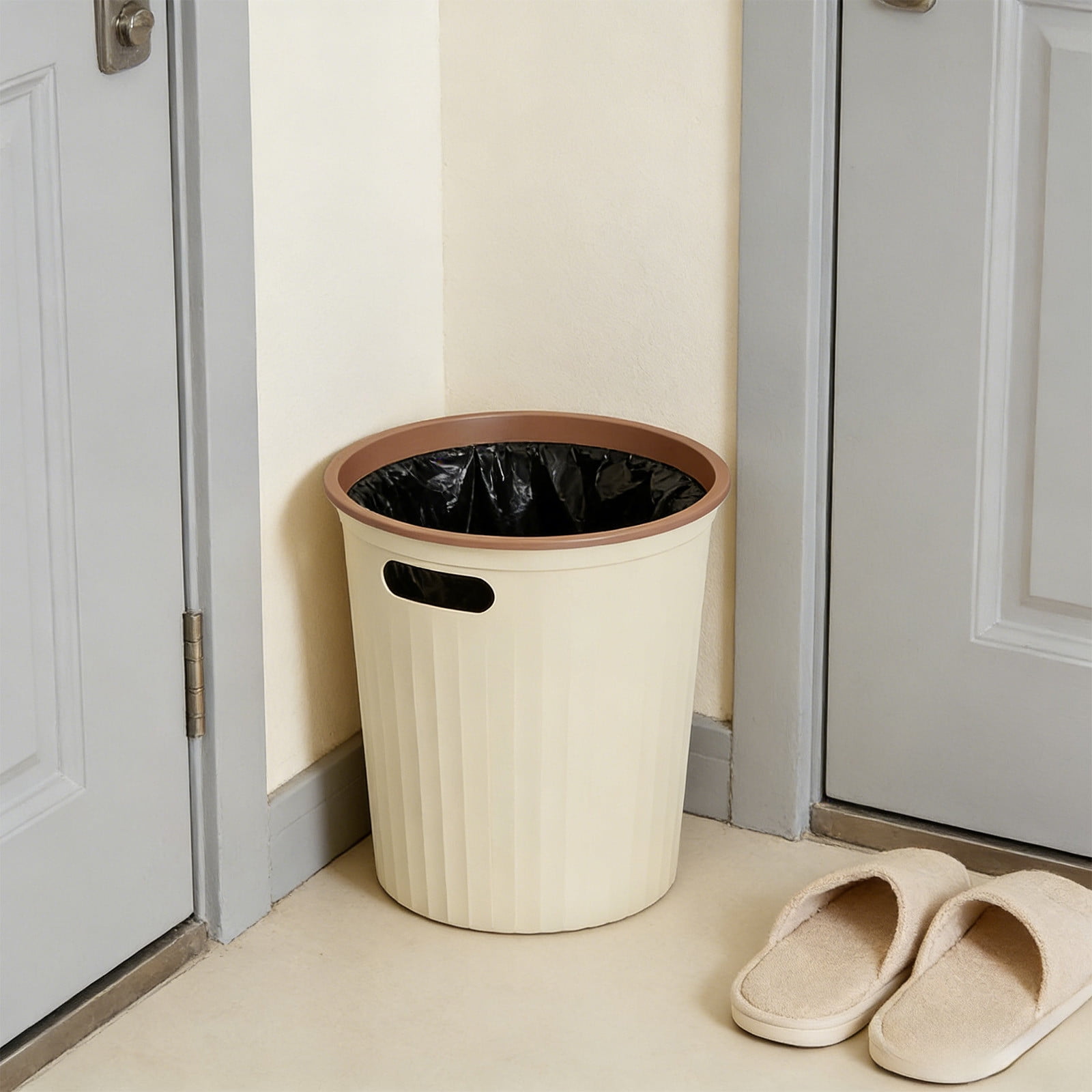 Large Plastic Trash Can, with Handle No Lid - for Bathrooms Toilets ...
