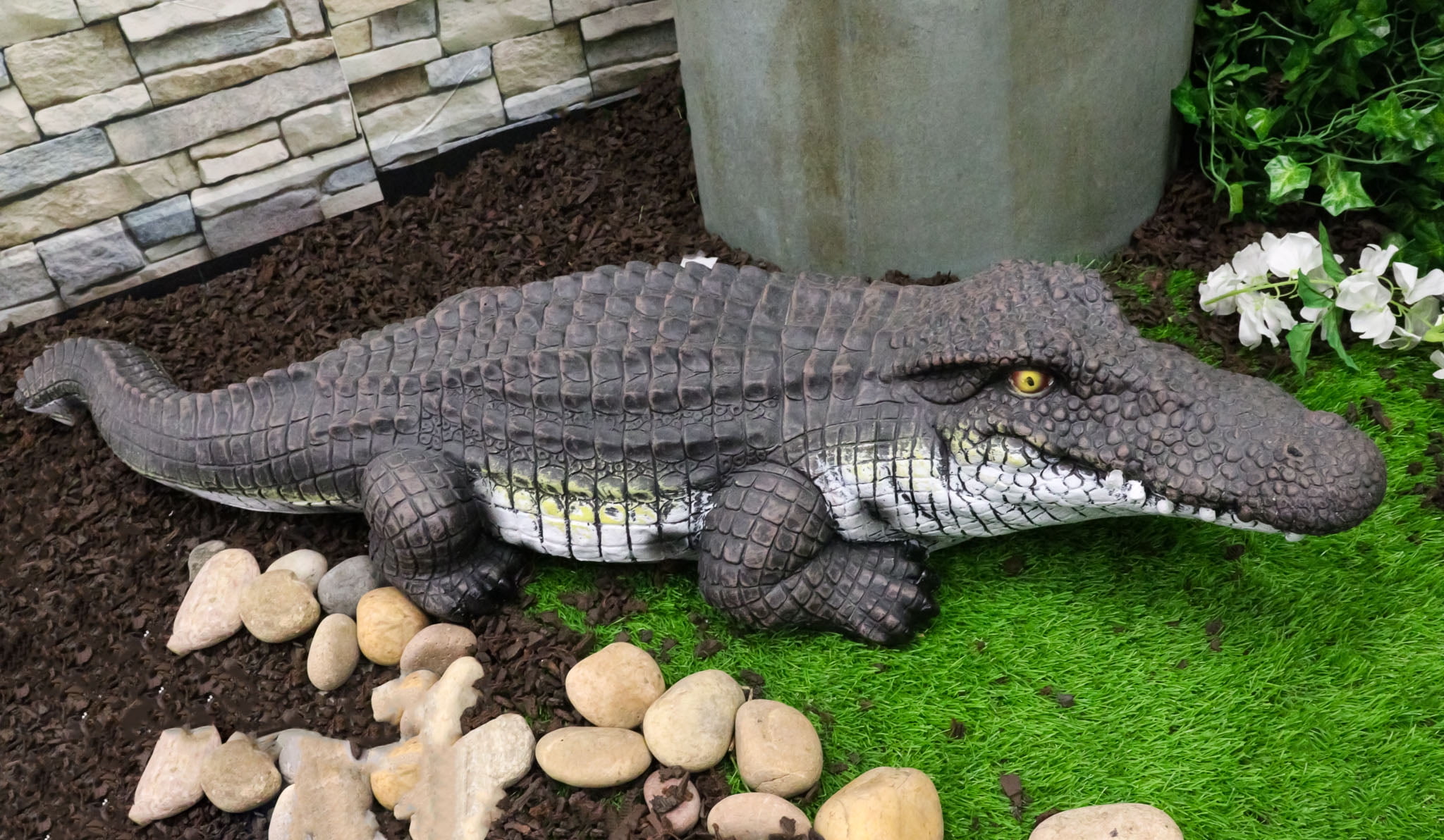 Large Realistic Prowling Alligator Crocodile Yard Garden Home Statue 39 ...
