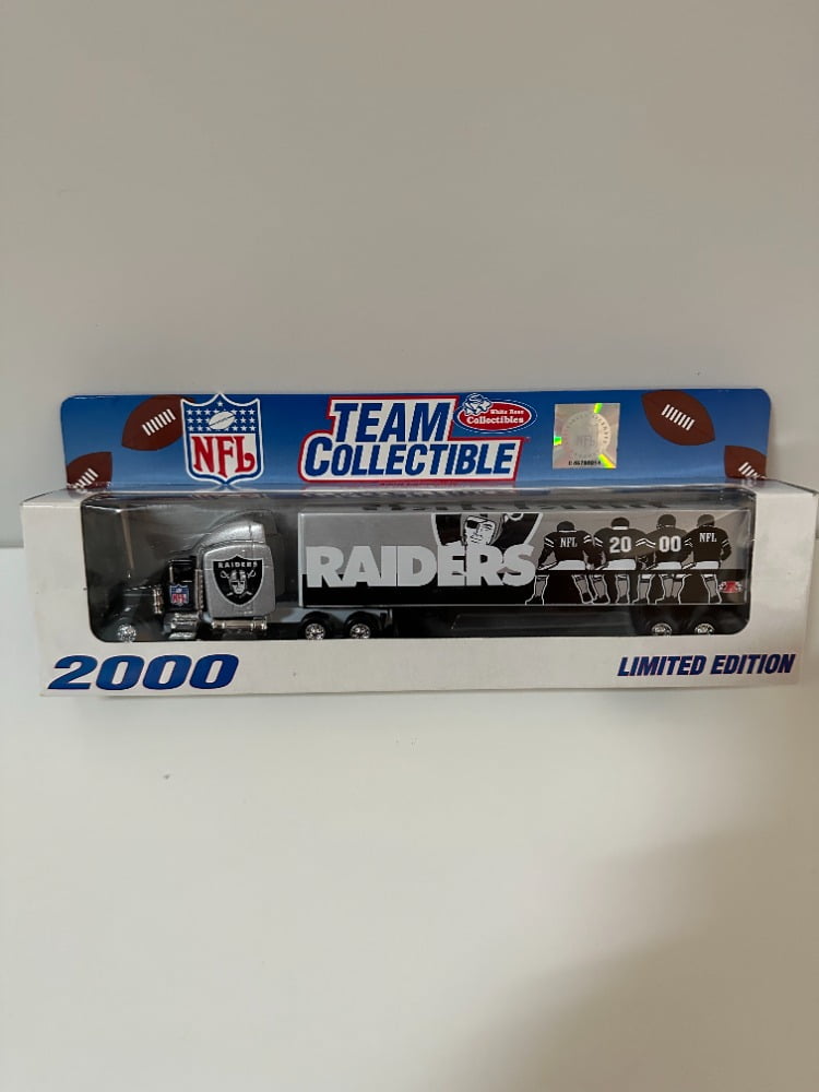 Las Vegas Raiders Fleer 2000 Team Collectible Series NFL Tractor ...