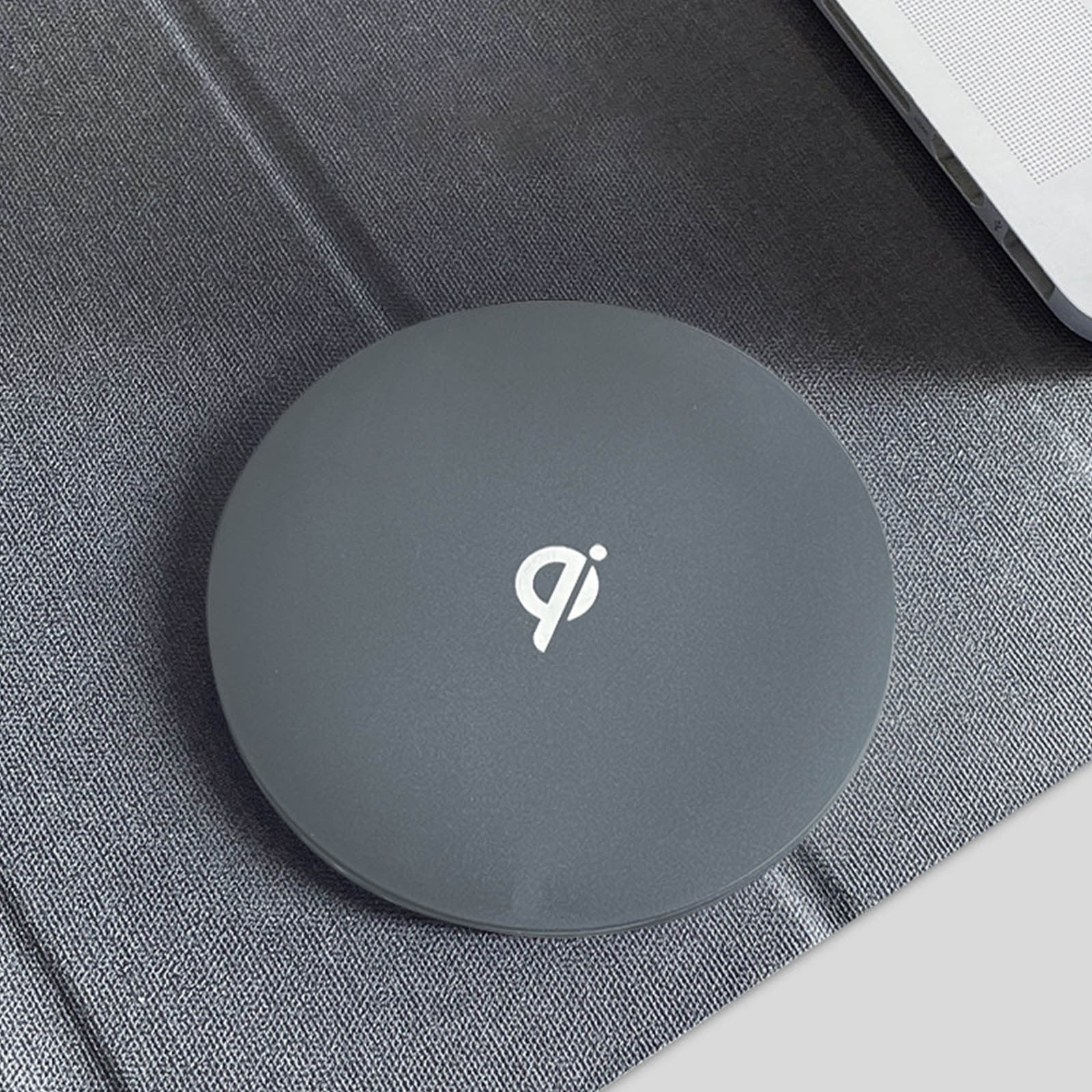 Latrodar 15w Wireless Charger Is To Mobile Phone Desktop Round Wireless ...