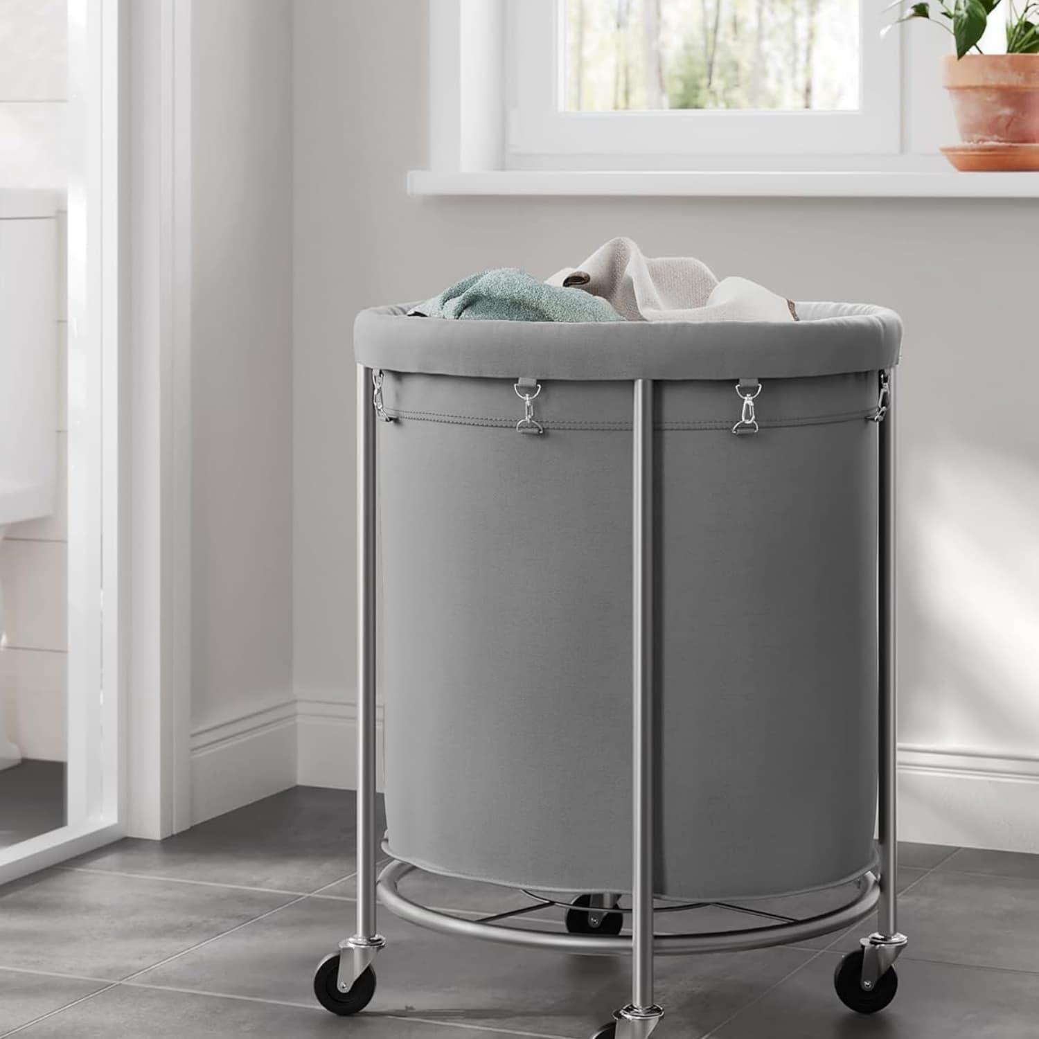 Laundry Basket with Wheels, Rolling Round Heavy-Duty Laundry Hamper ...