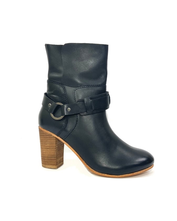 Lea Black Stacked Heel Boot - Walmart.com