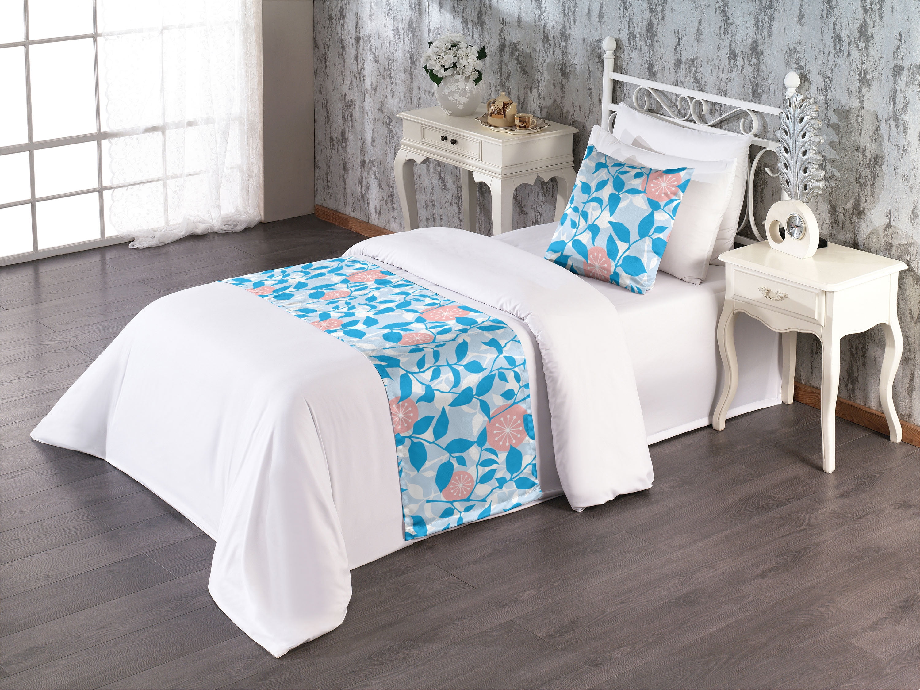 Leafy Artwork Bed Runner Set, Simple Design Modern Leaves Silhouettes ...