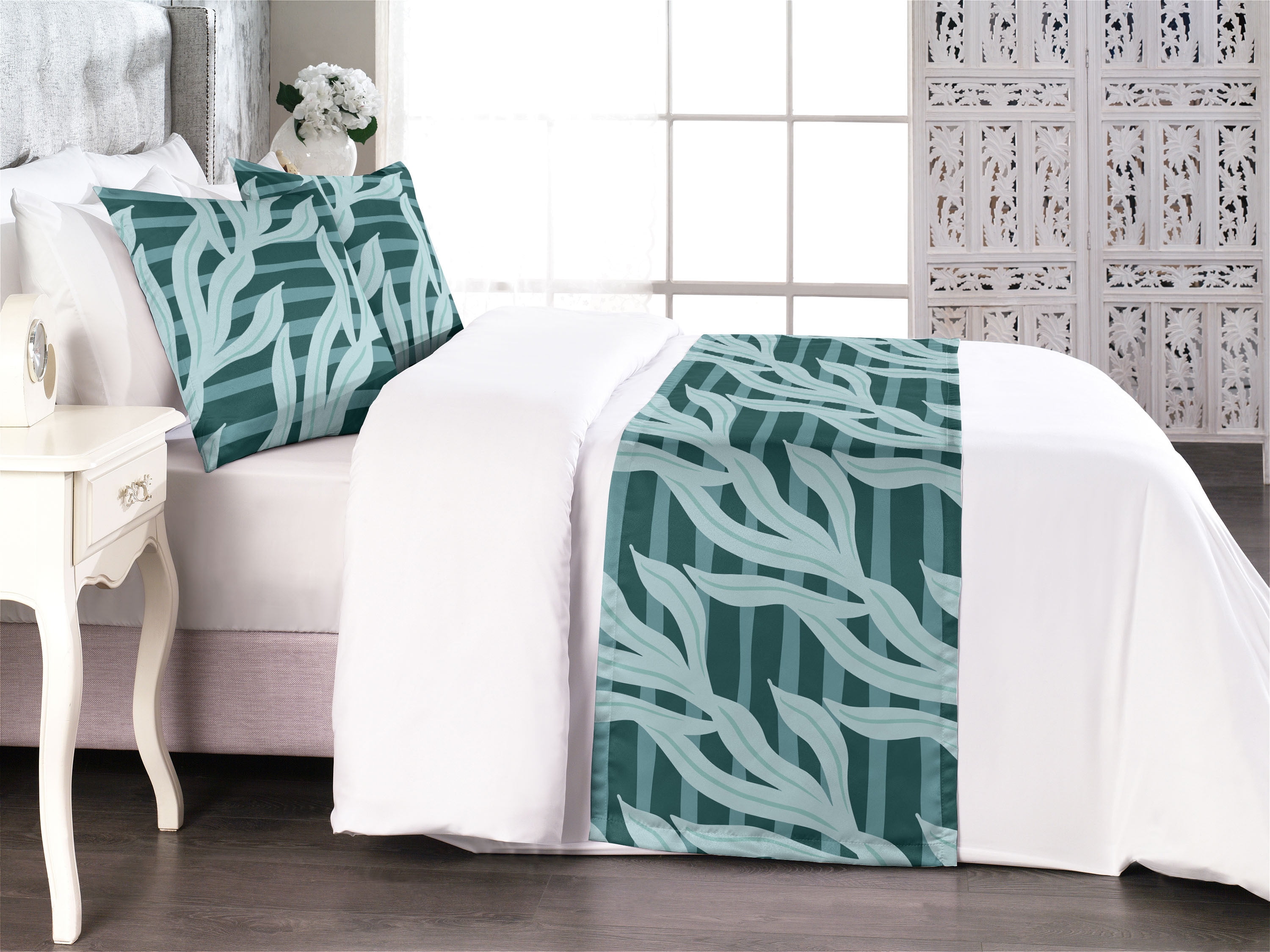 Leafy Design Bed Runner Set, Nautical Leaves Silhouettes on Jungle Boho ...