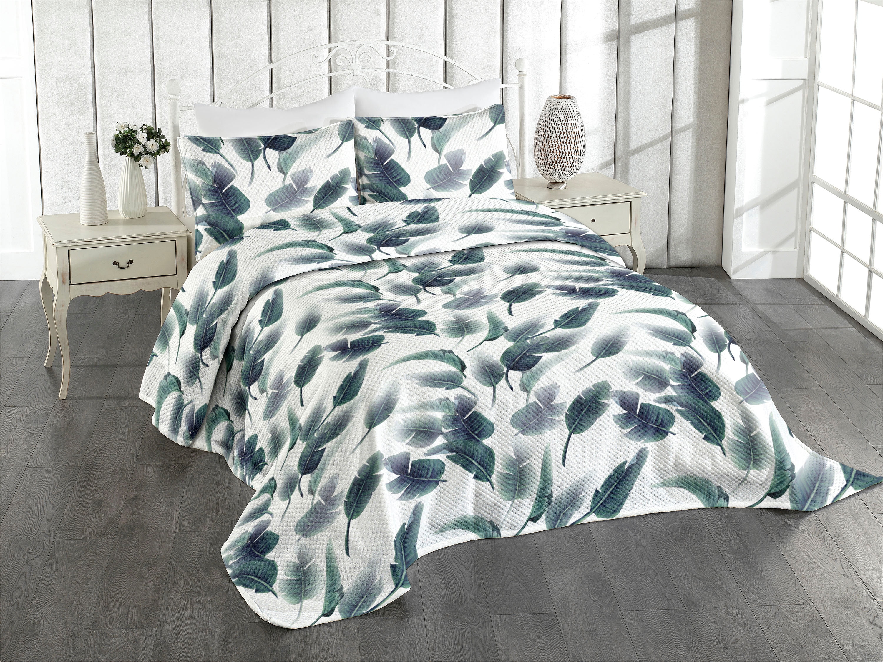 Leafy Design Bedspread, Tropical Fantasy Vibes Falling Leaves Greenery ...
