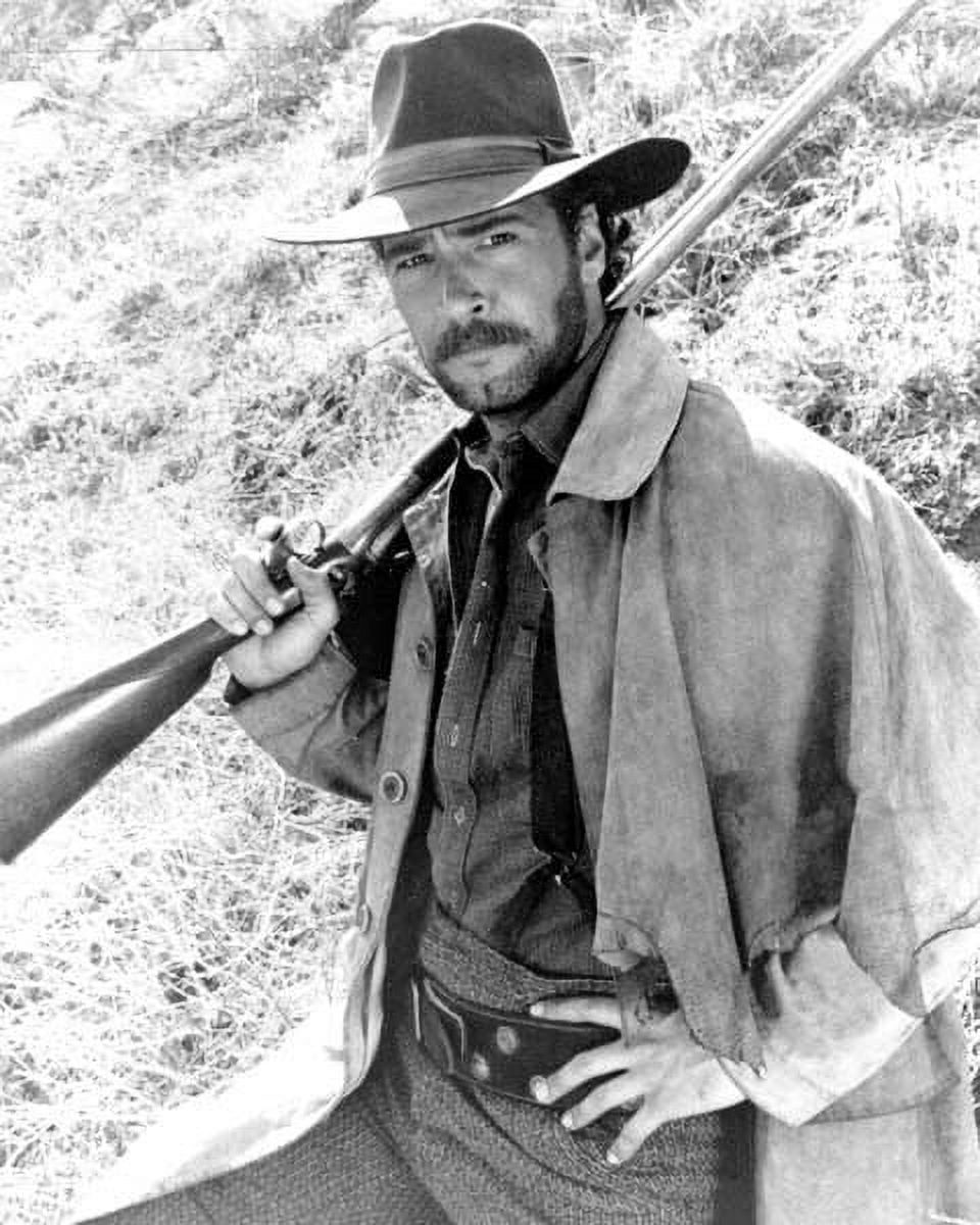 Lee Horsley posing with rifle from his 1988 western TV Paradise 5x7 ...