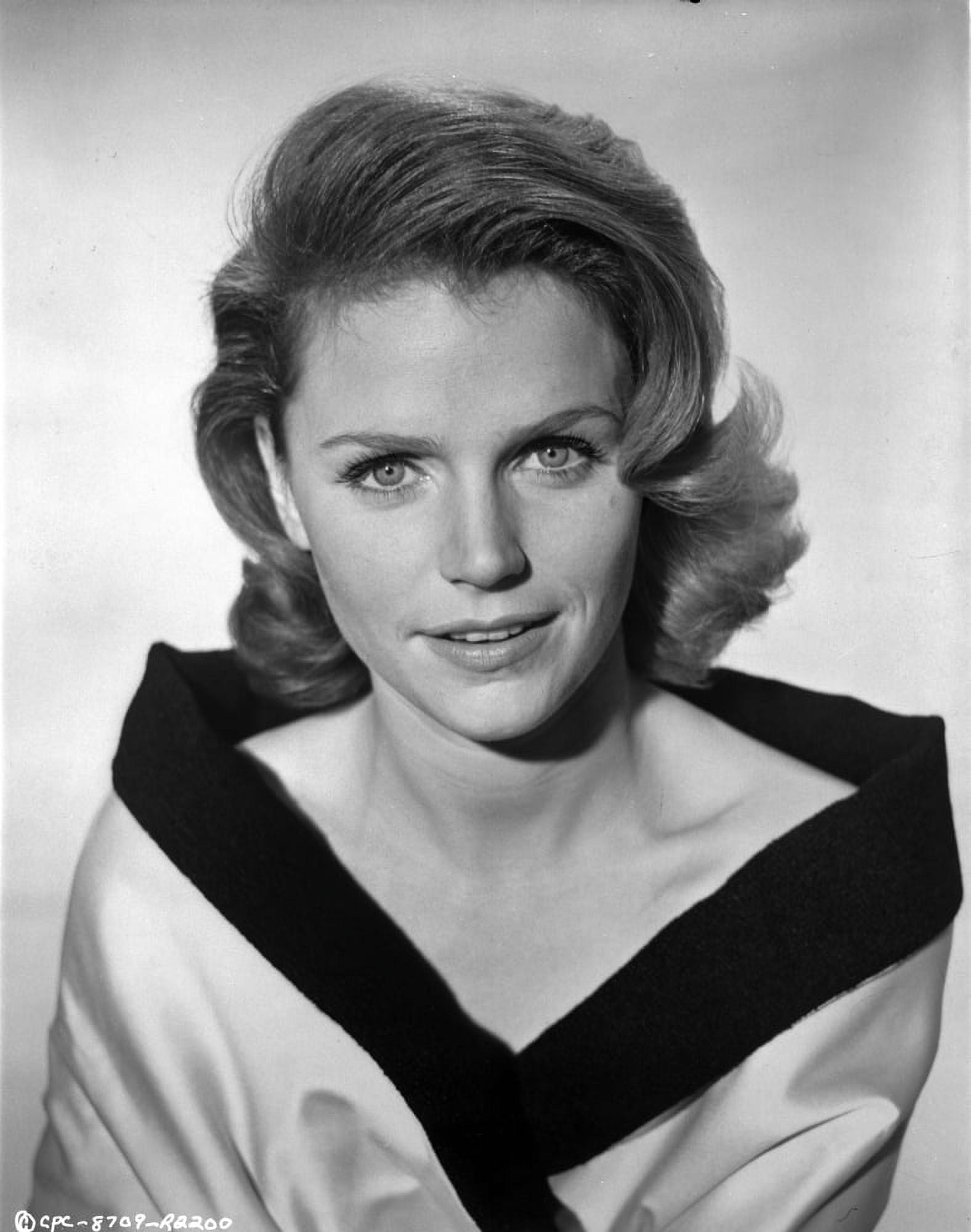 Lee Remick Portrait in Classic Photo Print (8 x 10) - Walmart.com