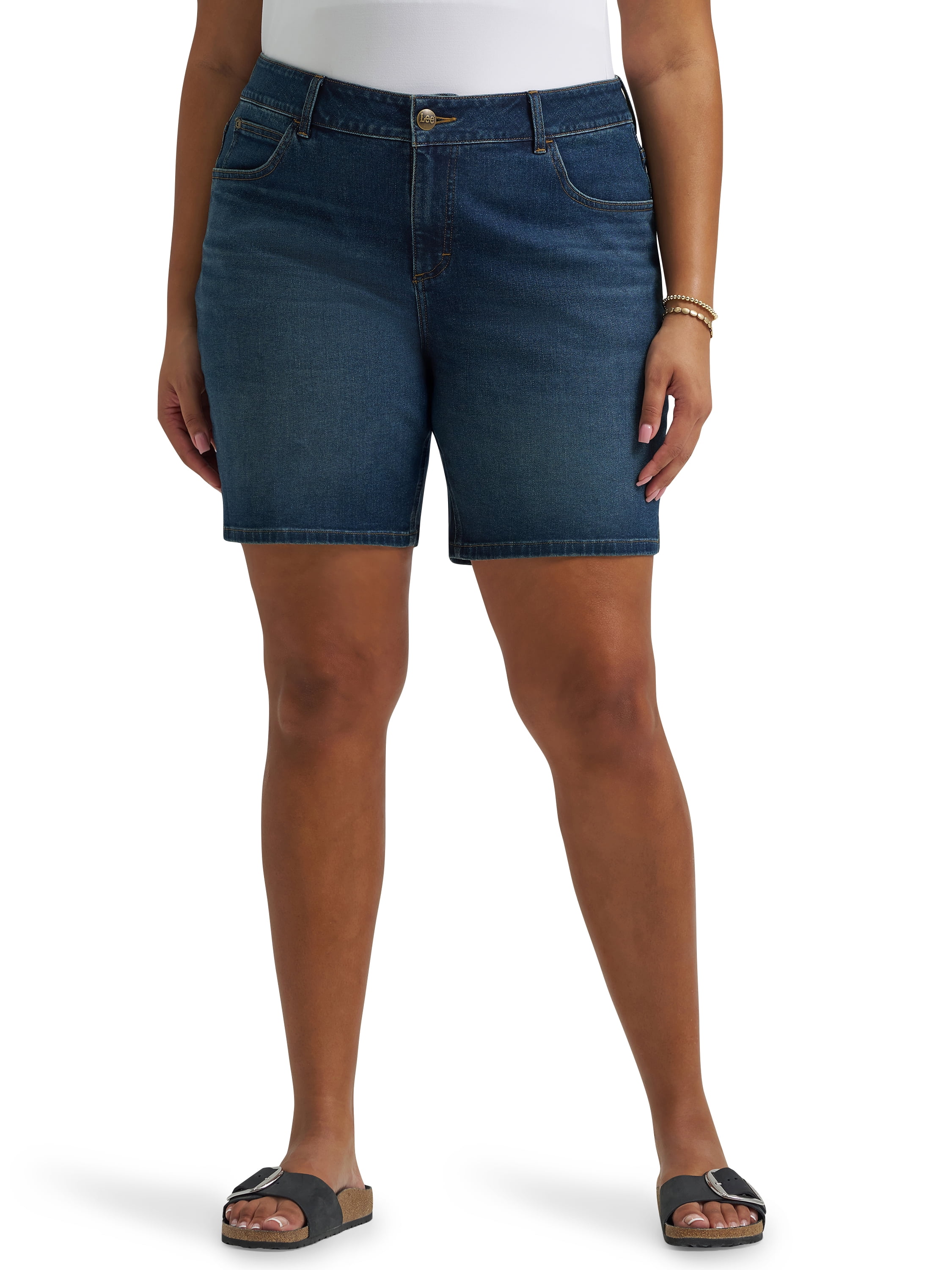 Lee® Women's Plus Mid Rise Bermuda Short, Sizes 16W-26W - Walmart.com