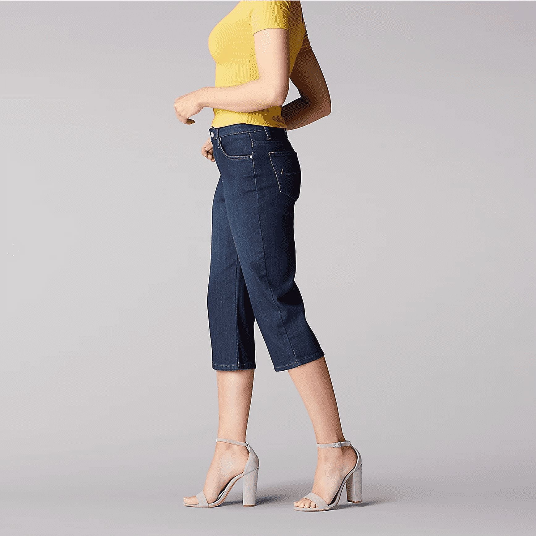 Lee Women's Relaxed Fit Denim Capri in Soar 3377231 - Walmart.com