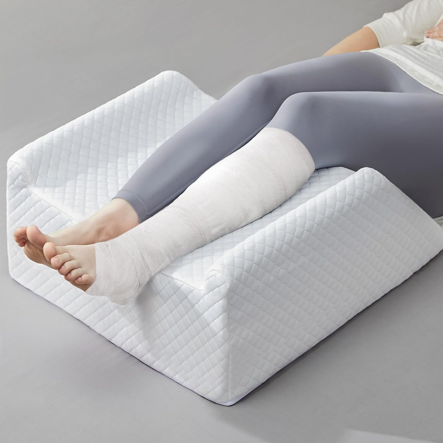 Leg Elevation Pillow for Blood Circulation After Surgery Swelling ...