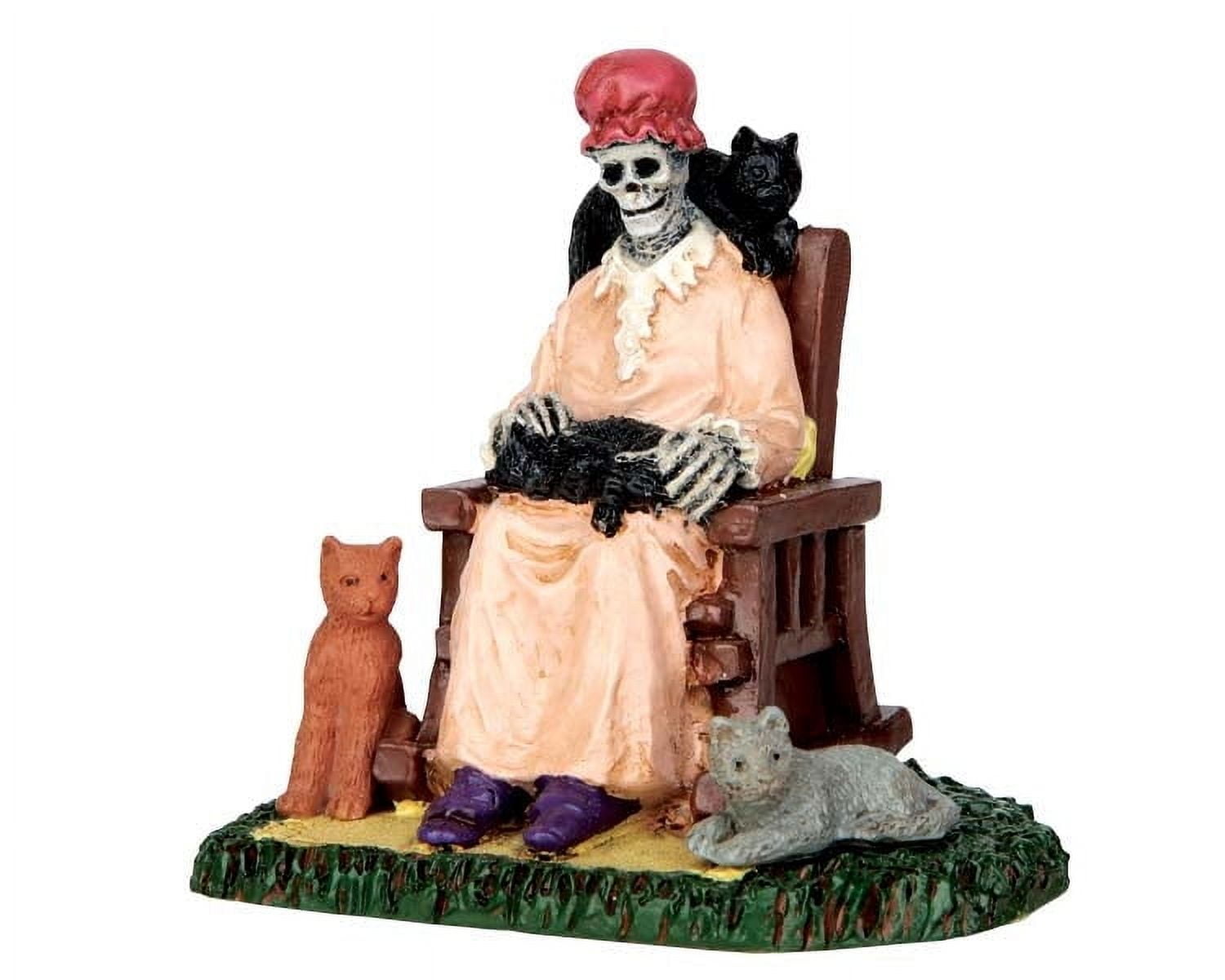 Good Lemax Spooky Town Former Cat Lady #62428, Good Former Cat Lady ...