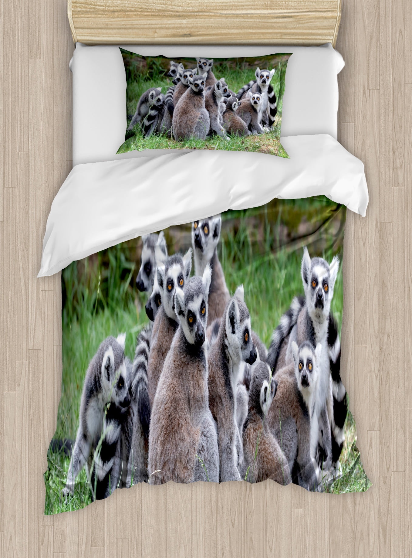 Lemur Duvet Cover Set, Photo of Madagascar Monkey Ring Tailed Flock of ...