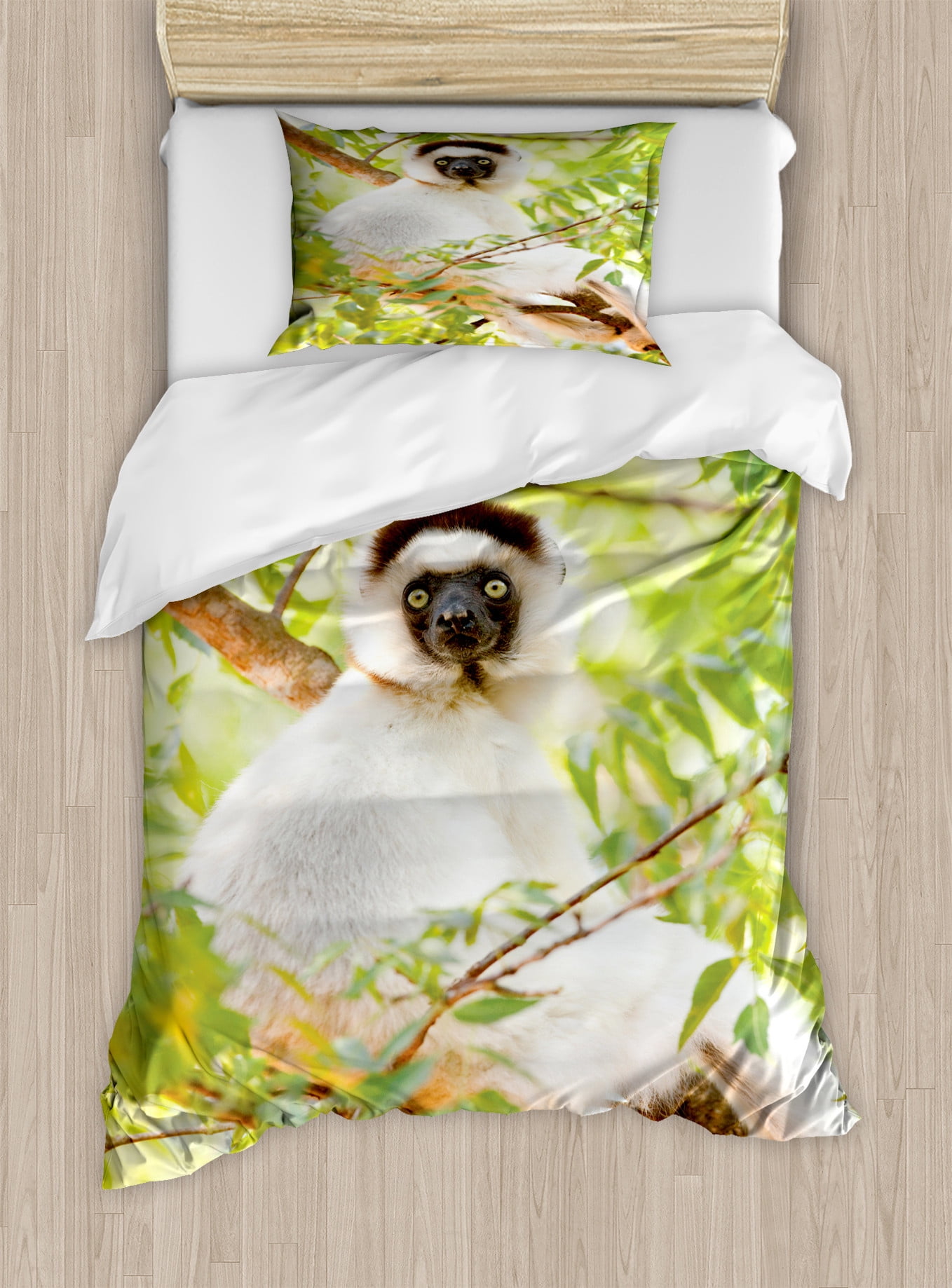 Lemur Duvet Cover Set, Photo of Verreaux's Sifaka Endemic Monkey on ...