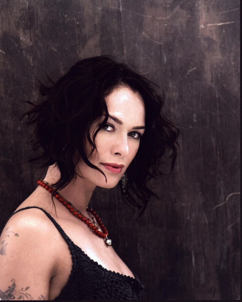 Lena Headey Headshot In Black Lace Top Photo Print 16 X 20 Item