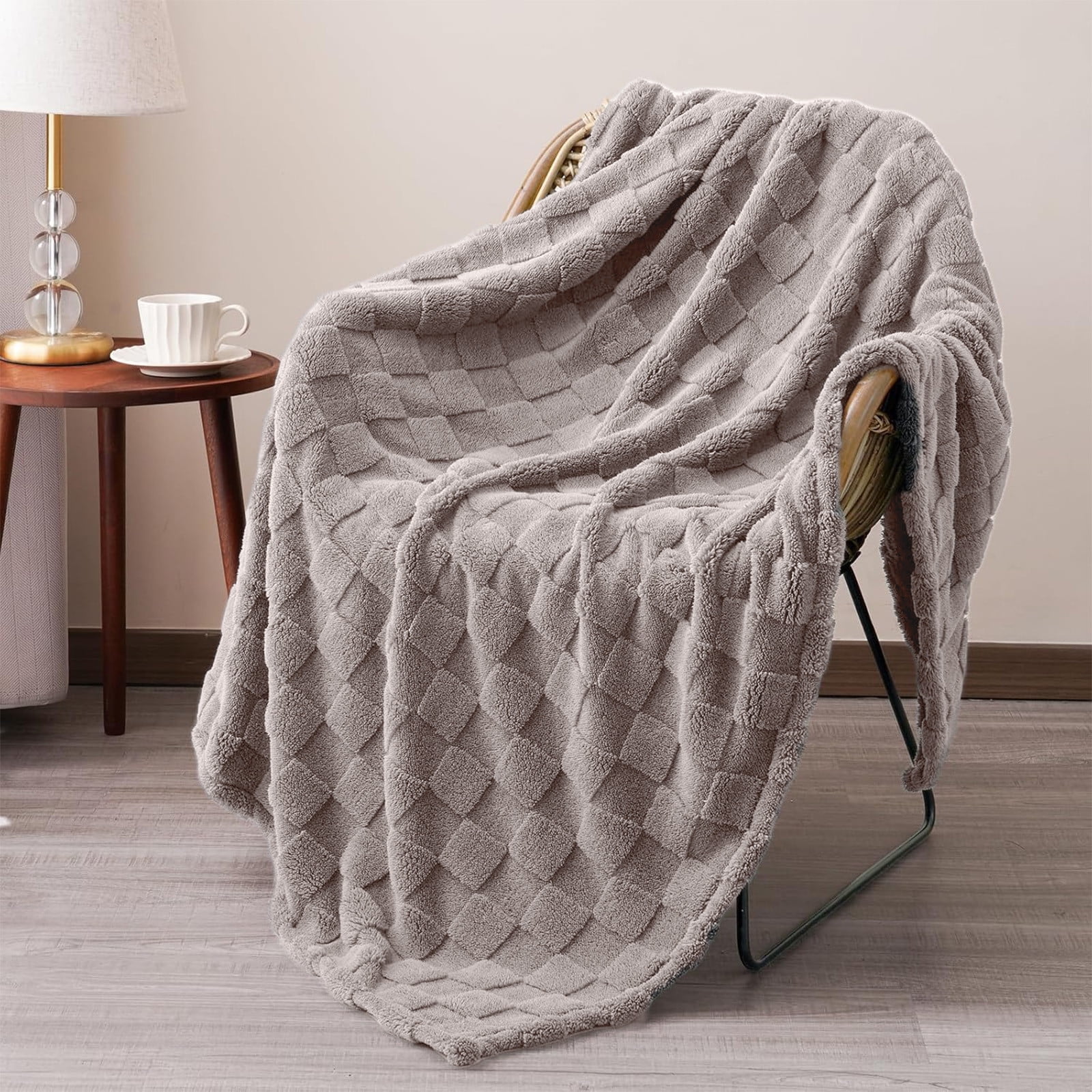 Leodye Fleece Blanket - Ultra-Soft Lightweight for Bed, Sofa, and Couch ...