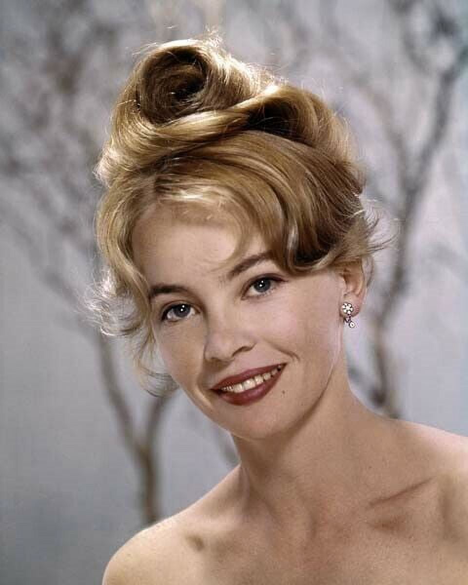 Leslie Caron with beautiful smiling bare shouldered glamour pose 5x7 ...