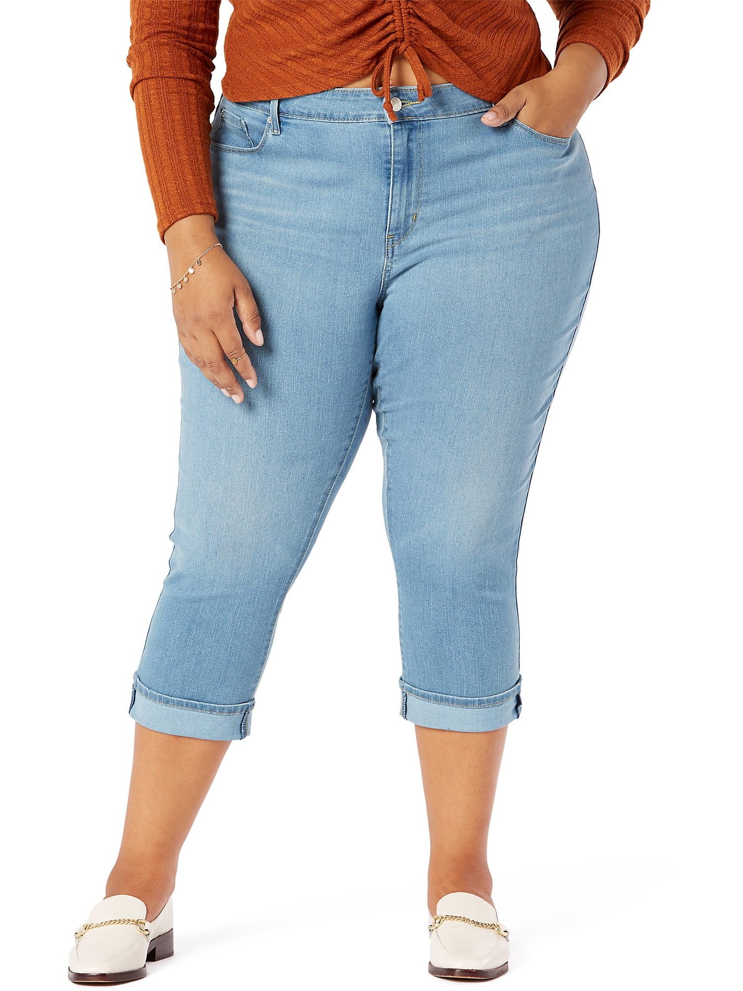 Levi Strauss Signature Women's and Women's Plus Mid Rise Capri Jeans ...