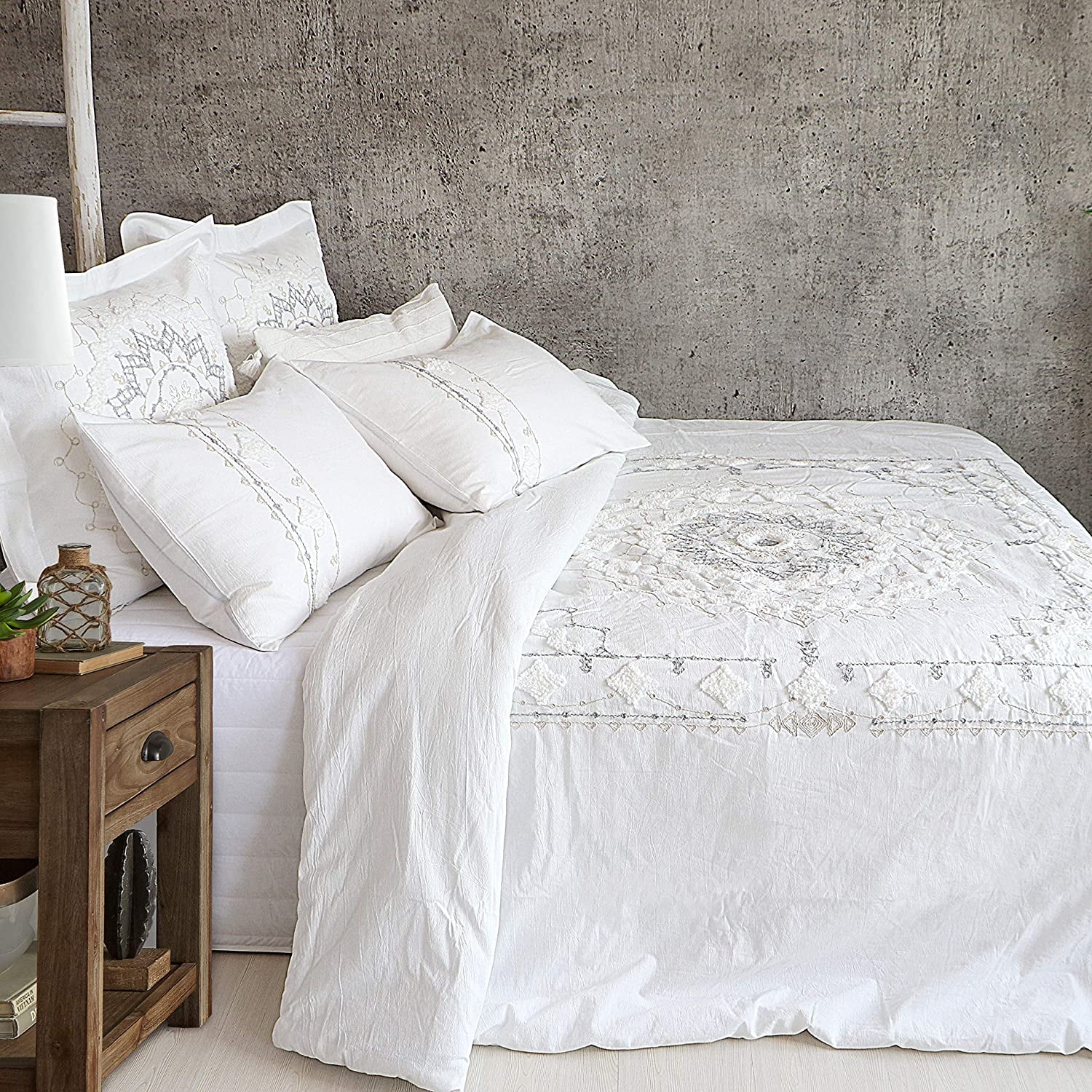 Levtex Home - Harleson Medallion Comforter Set - King Comforter (106 x ...