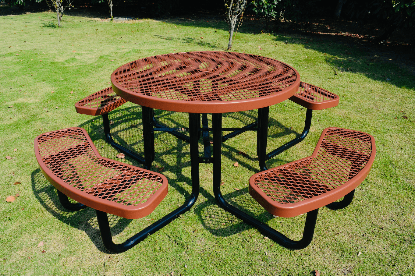 LifeYard Large Outdoor 46 inch Expanded Metal Round Picnic Table, Brown ...