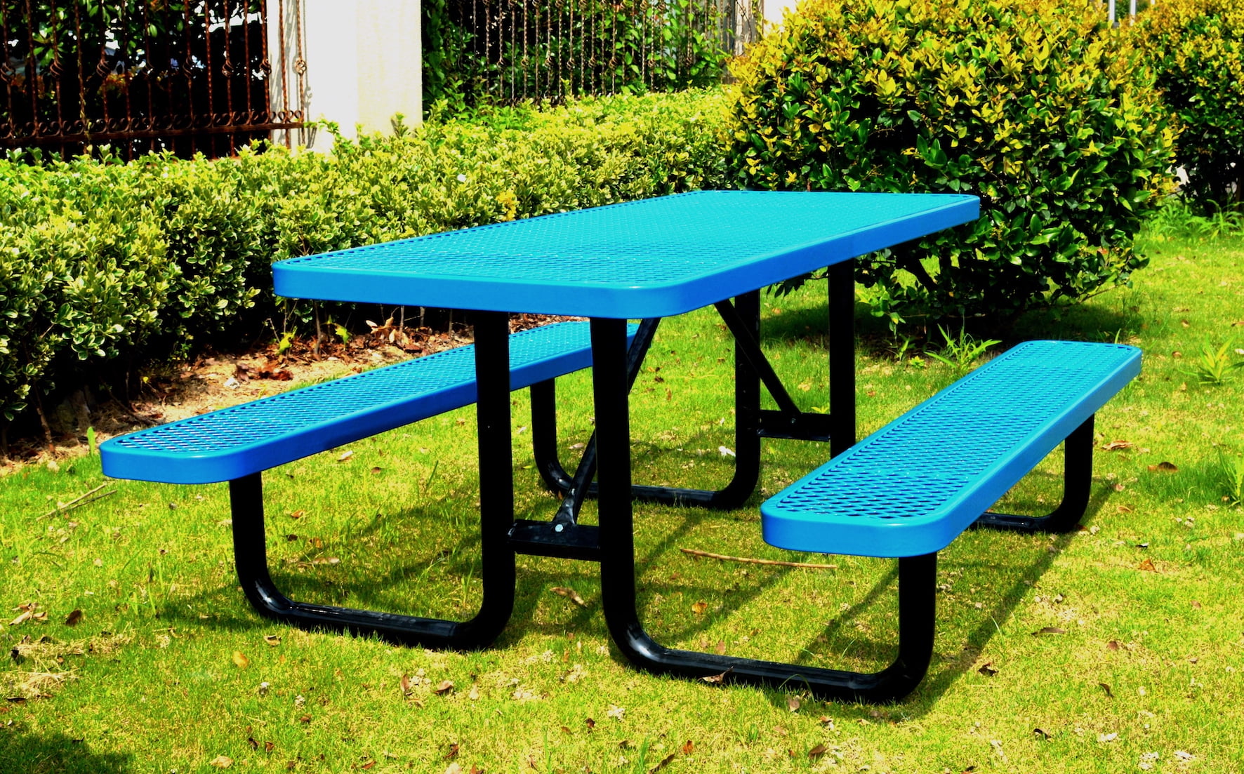 "LifeYard Outdoor 6' Rectangular Picnic Table, Heavy-Gauge Metal, 72 ...