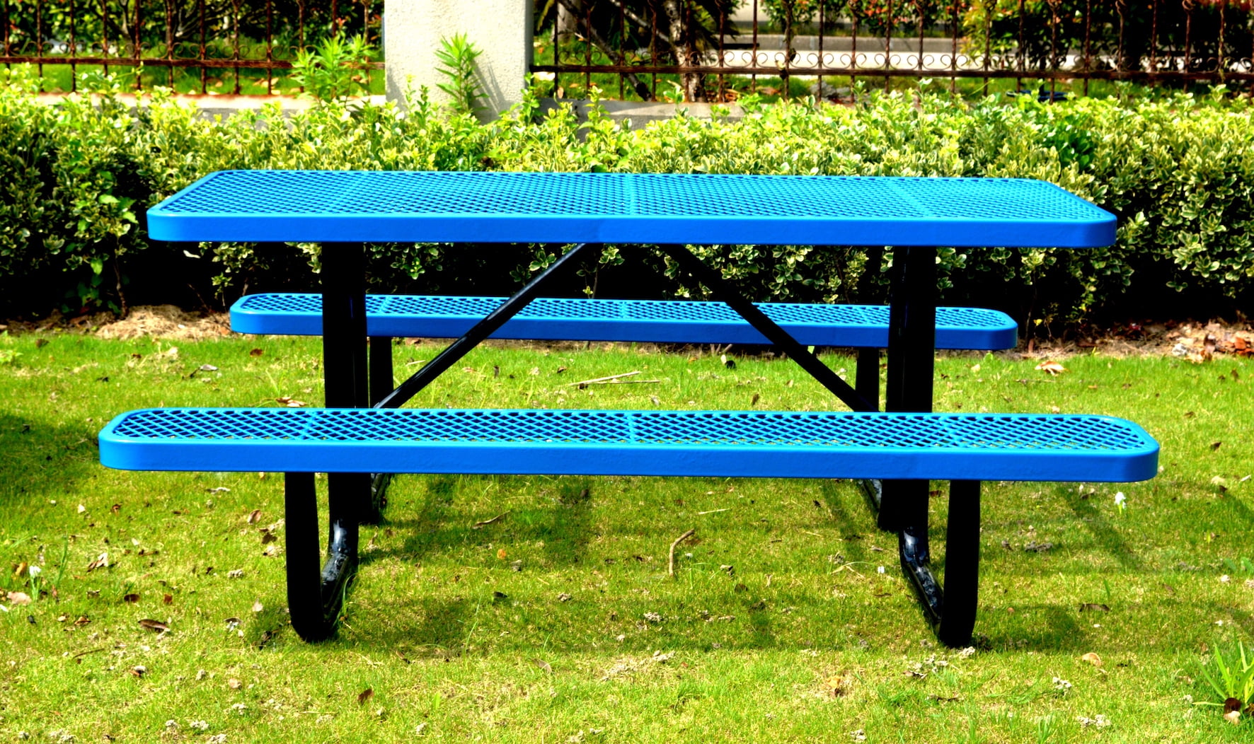 LifeYard 6' Rectangular Picnic Table, Expanded Metal,(72" Long) (Blue ...