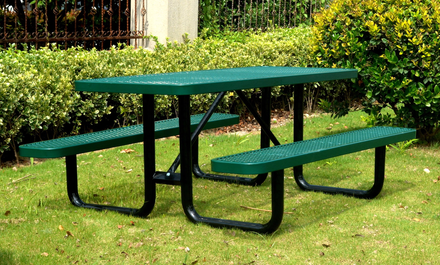 "LifeYard 6' Outdoor Rectangular Picnic Table, Expanded Metal Frame, 72 ...