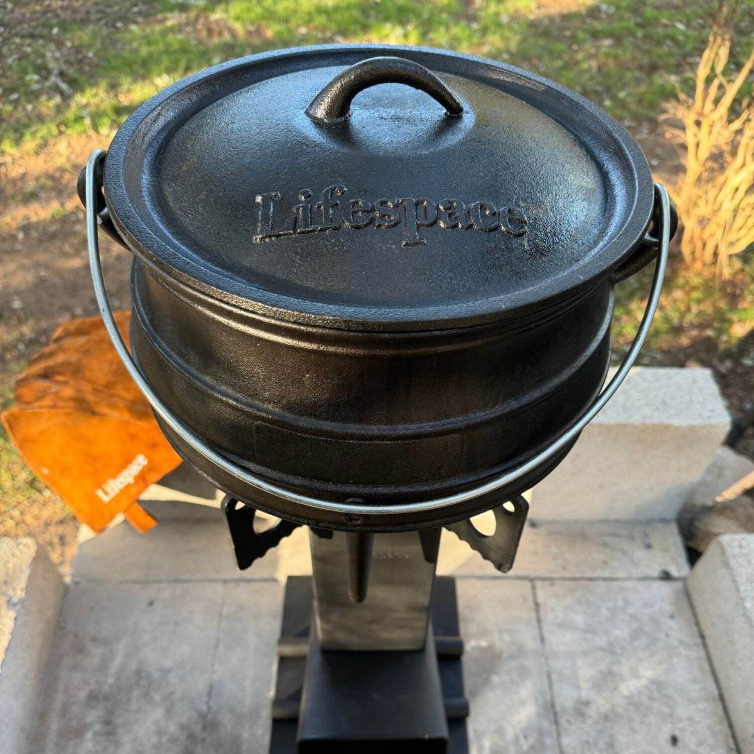 Lifespace No2 Cast Iron African Potjie Cooking Pot / Cauldron with Legs ...