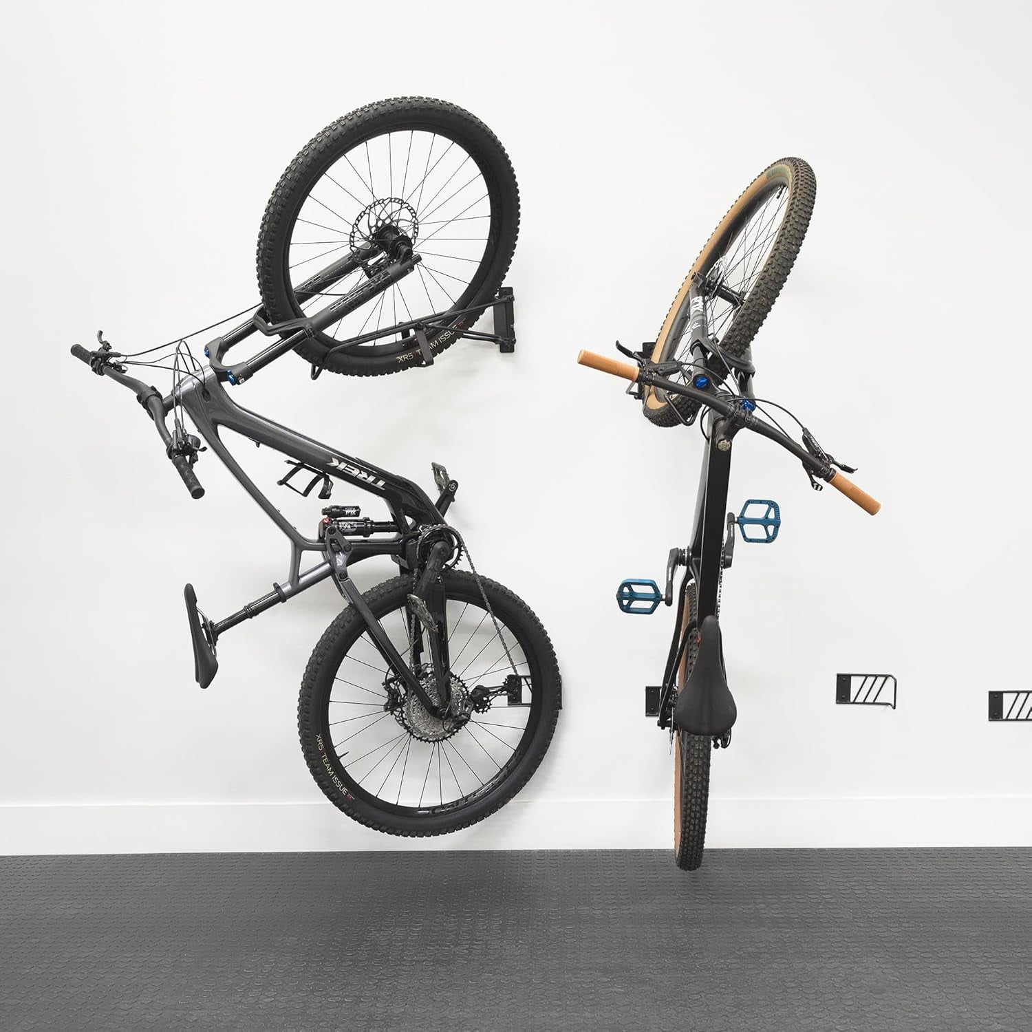 No Lift Swivel Bike Storage for 2 Mountain Bikes, Garage Wall Bike Rack ...