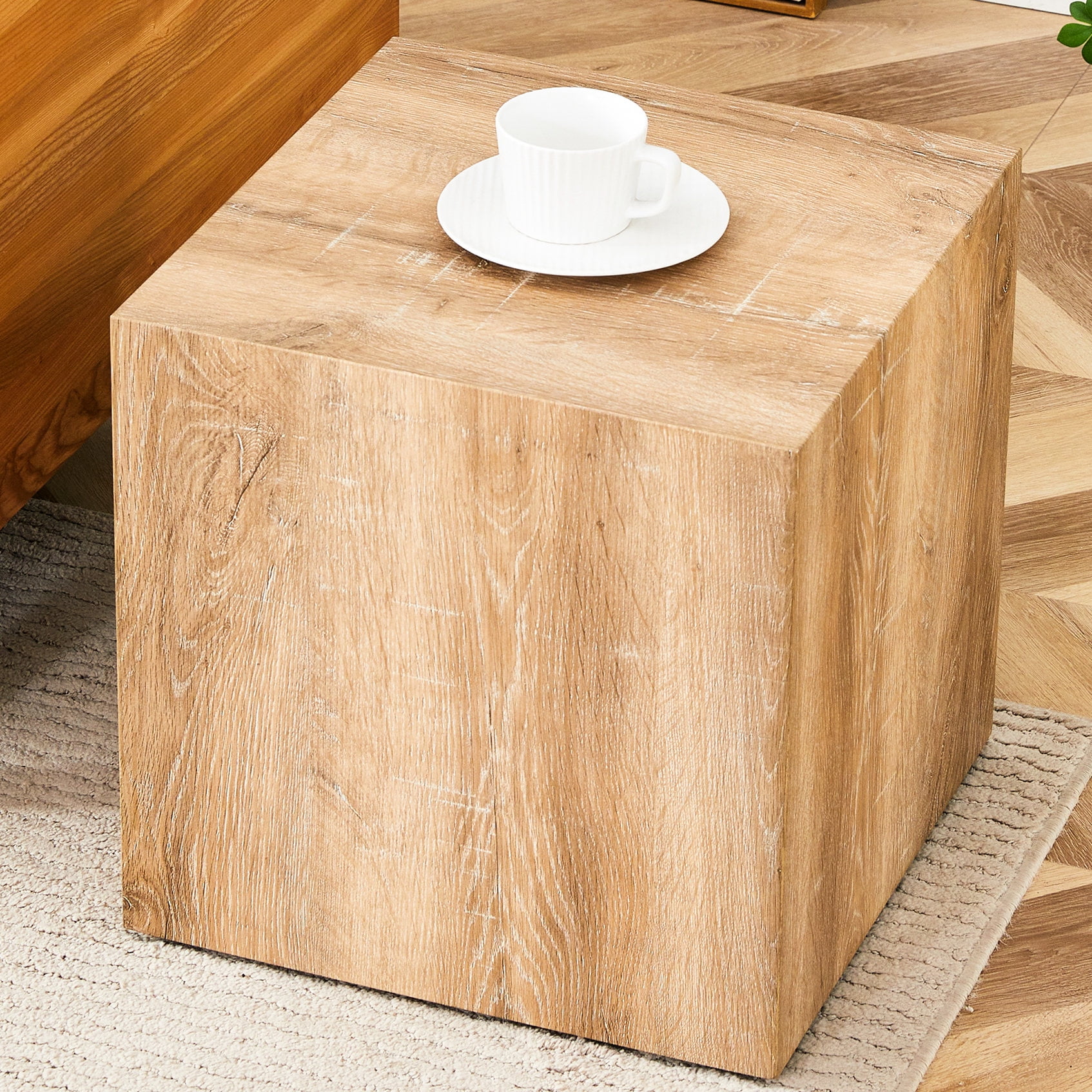 Light wood MDF coffee table with minimalist style / Spacious area ...
