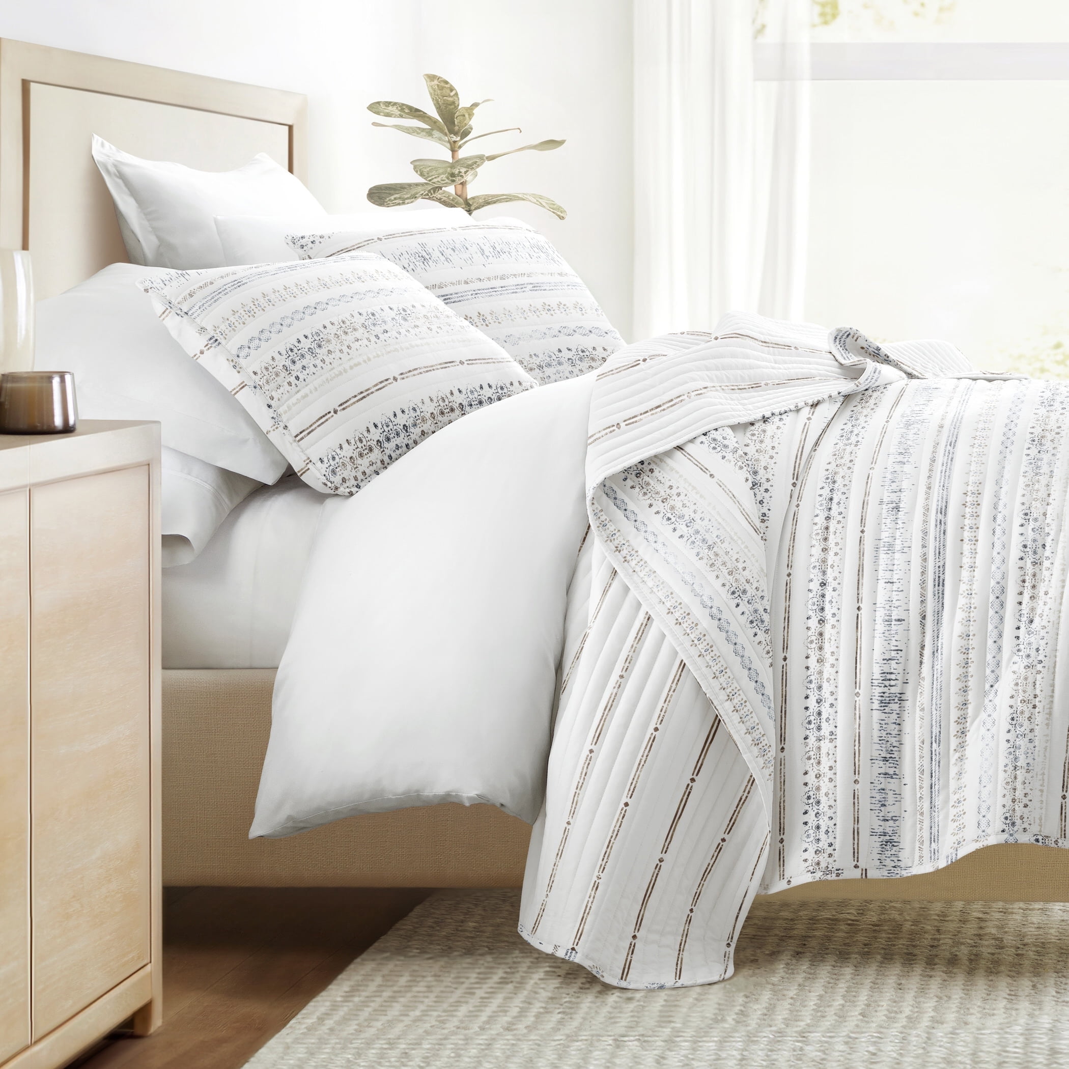 Lightweight Quilt Set Super Soft Wrinkle Resistant Quilted Coverlet ...