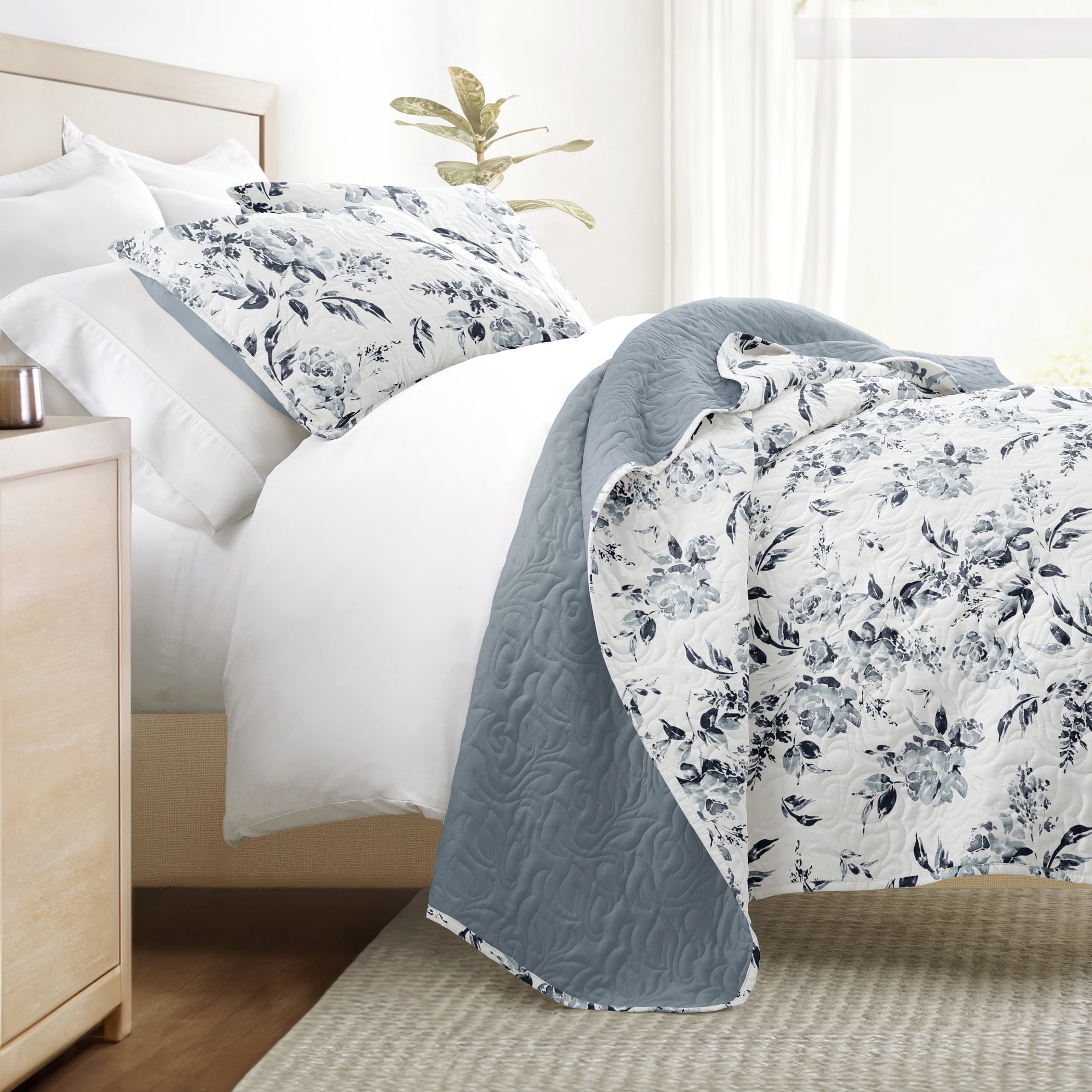 Lightweight Quilt Sets - Wrinkle Free - Coverlet Floral Patterns by ...