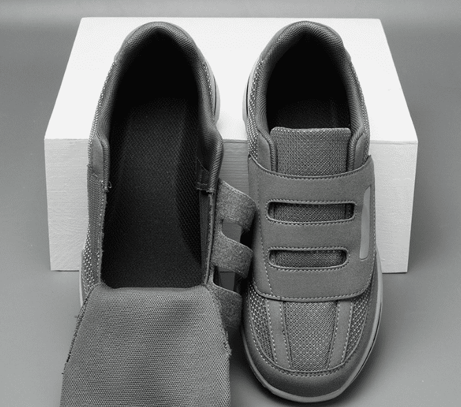 Lightweight, comfortable and anti-slip walking shoes for both men and ...