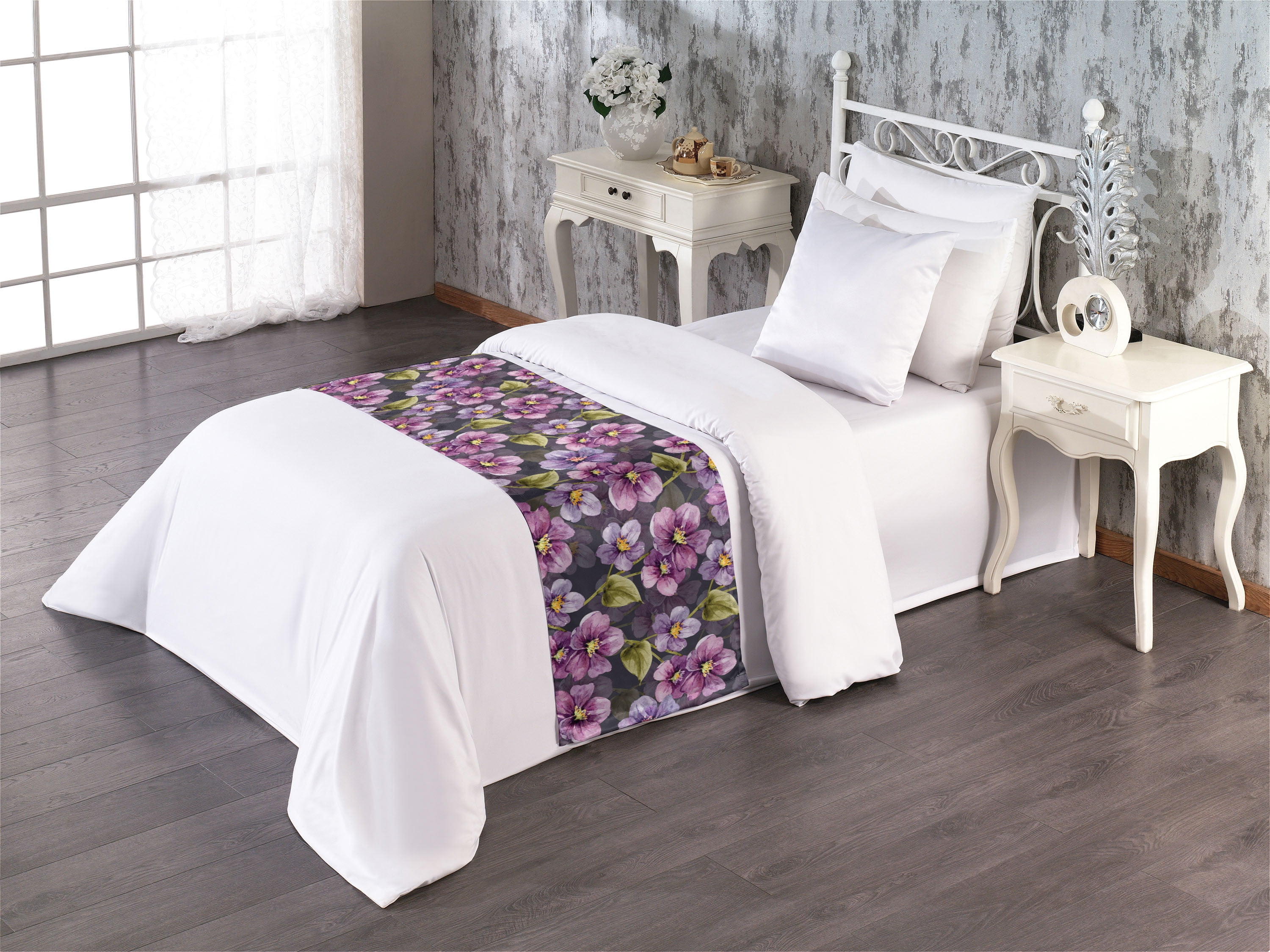 Lilac Flowers Bed Runner, Nostalgic Effect Artwork of Delicate Jungle ...
