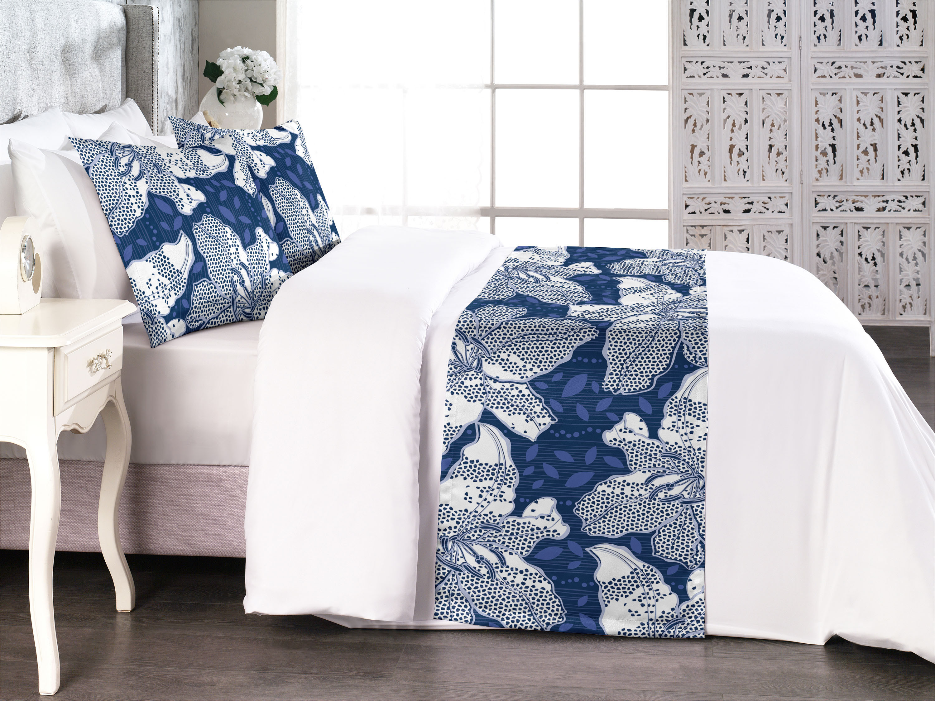 Lily Pattern Bed Runner Set, Retro Wave Inspiration Dotted Flowers ...