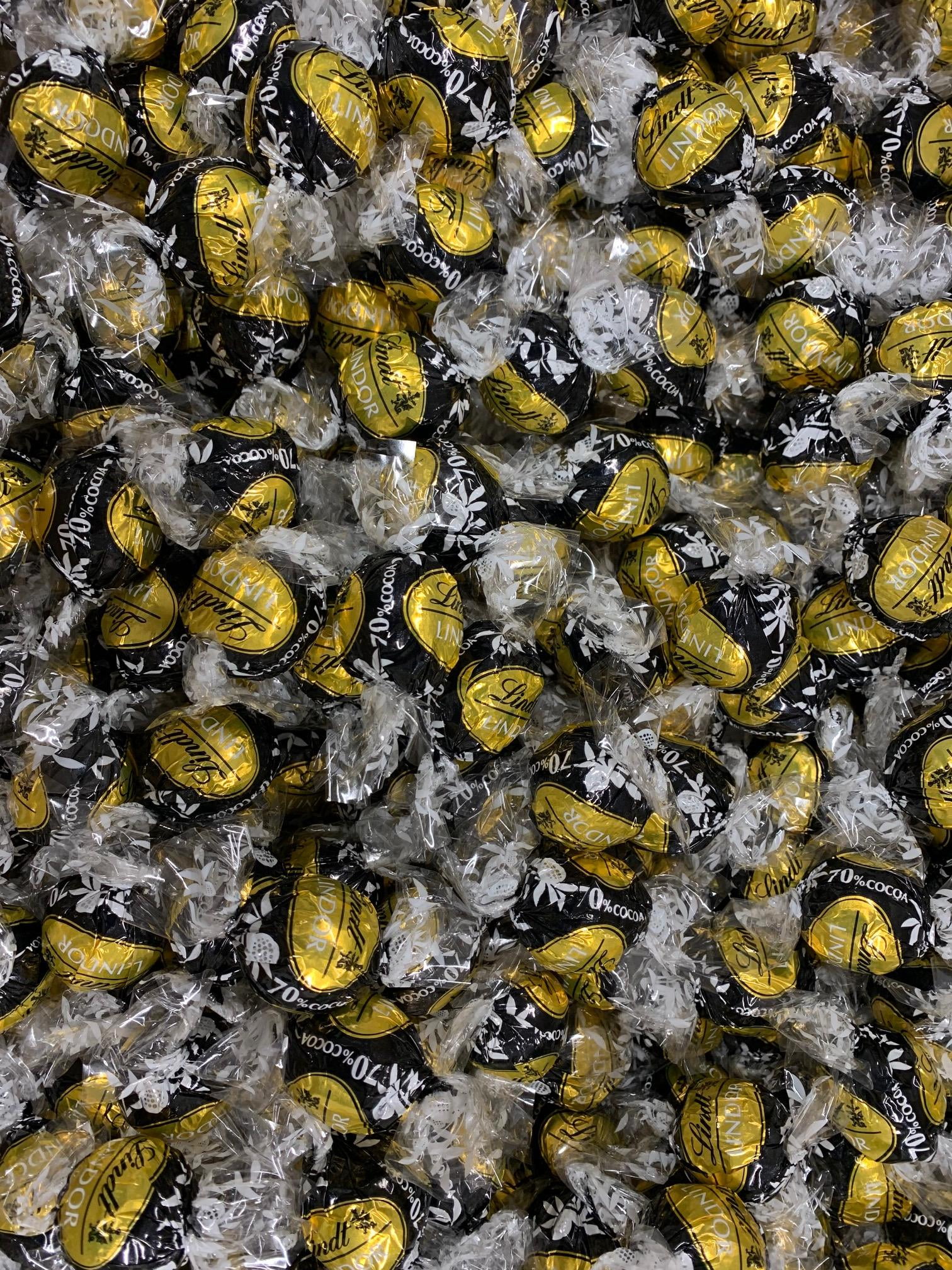 Lindt LINDOR Extra Dark Chocolate Truffles 70% Cocoa, 50 Pieces ...