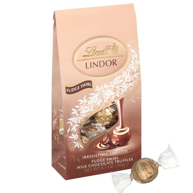 Lindt Lindor Fudge Swirl Milk Chocolate Candy Truffles, 8.5 oz. Bag ...