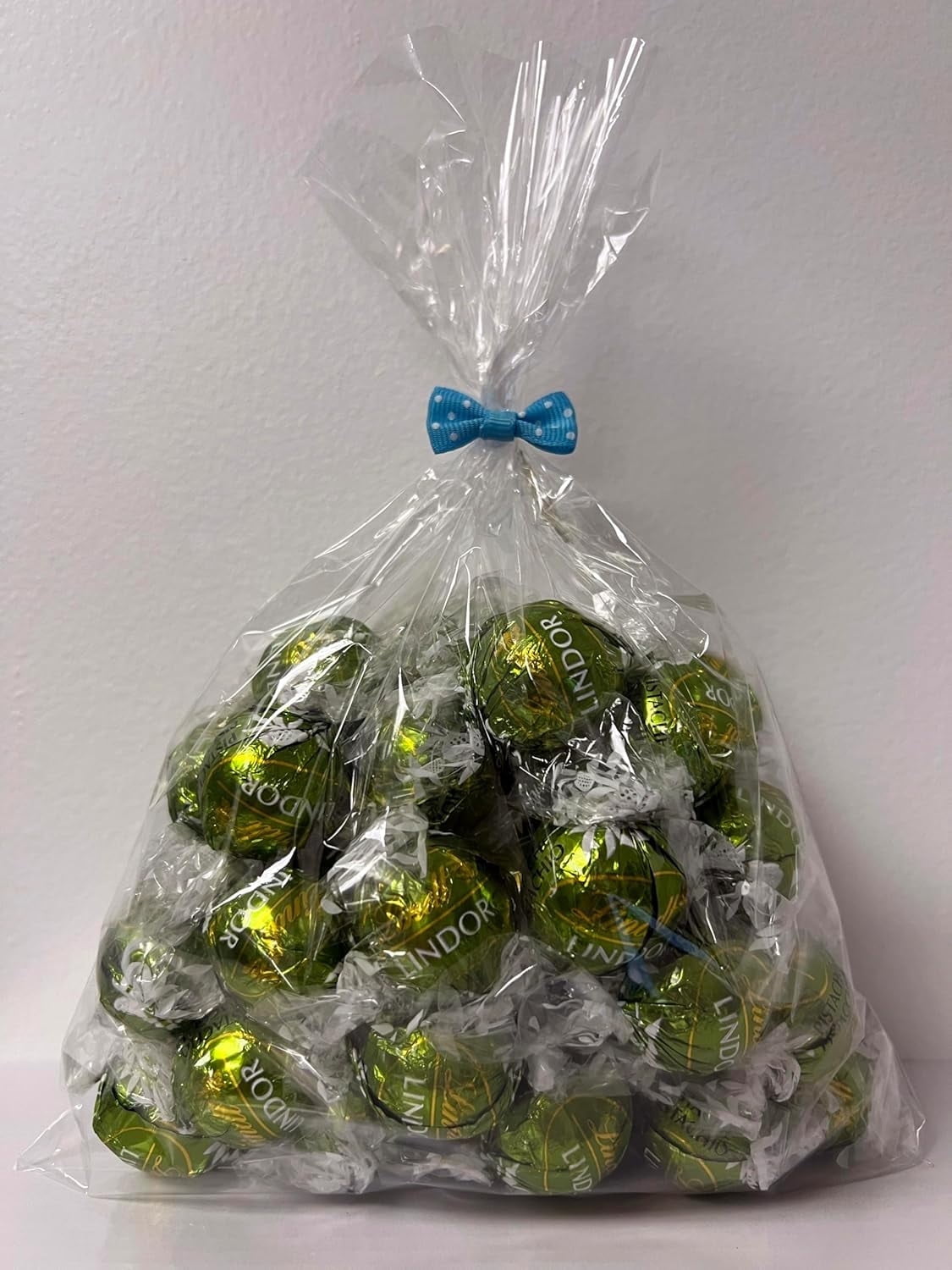 Lindt Lindor Pistachio Milk Chocolate Candy Truffles with Colored ...