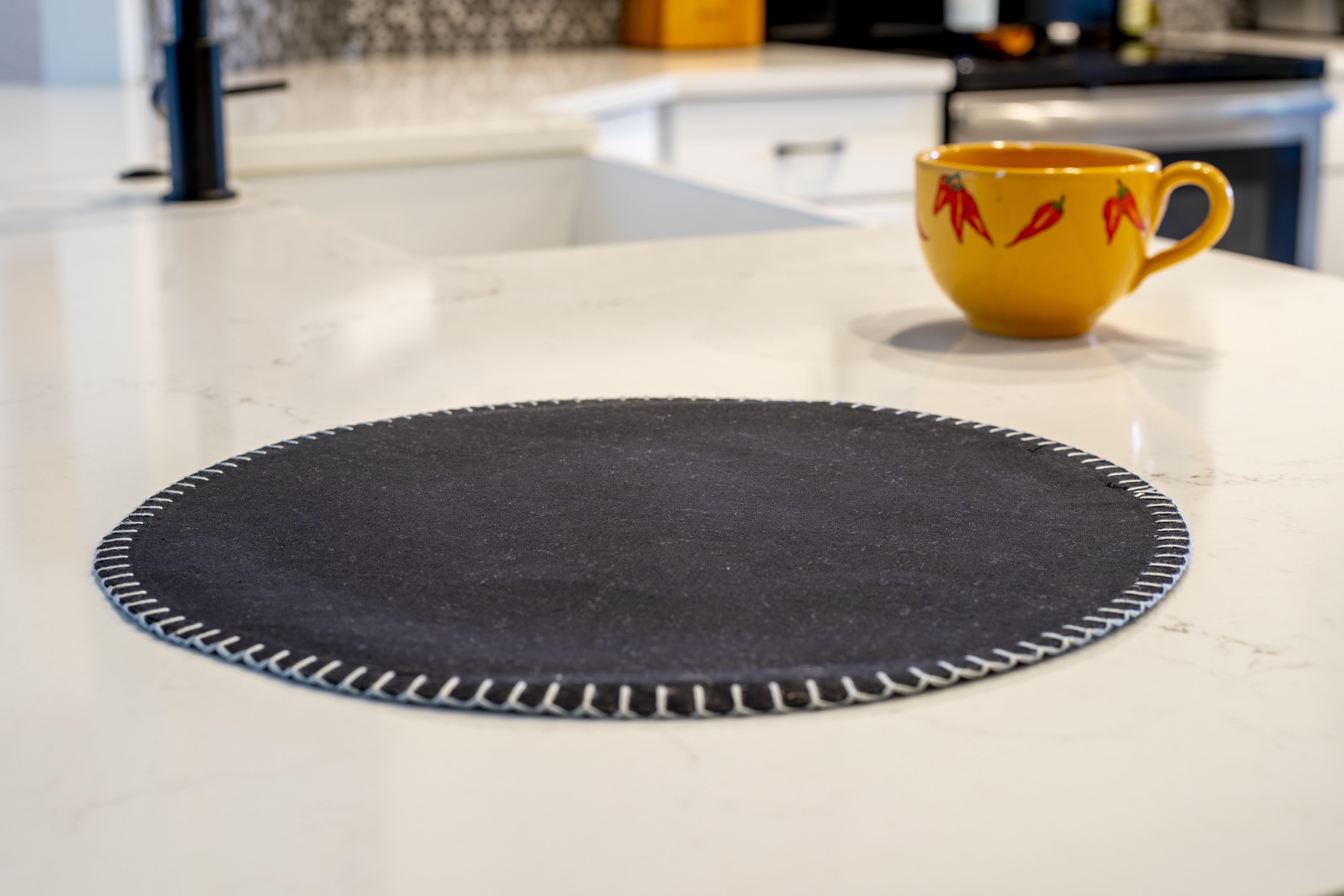 Lintex Linens Oliver Black 100% Cotton Placemat 15" Round (Set of 4 ...