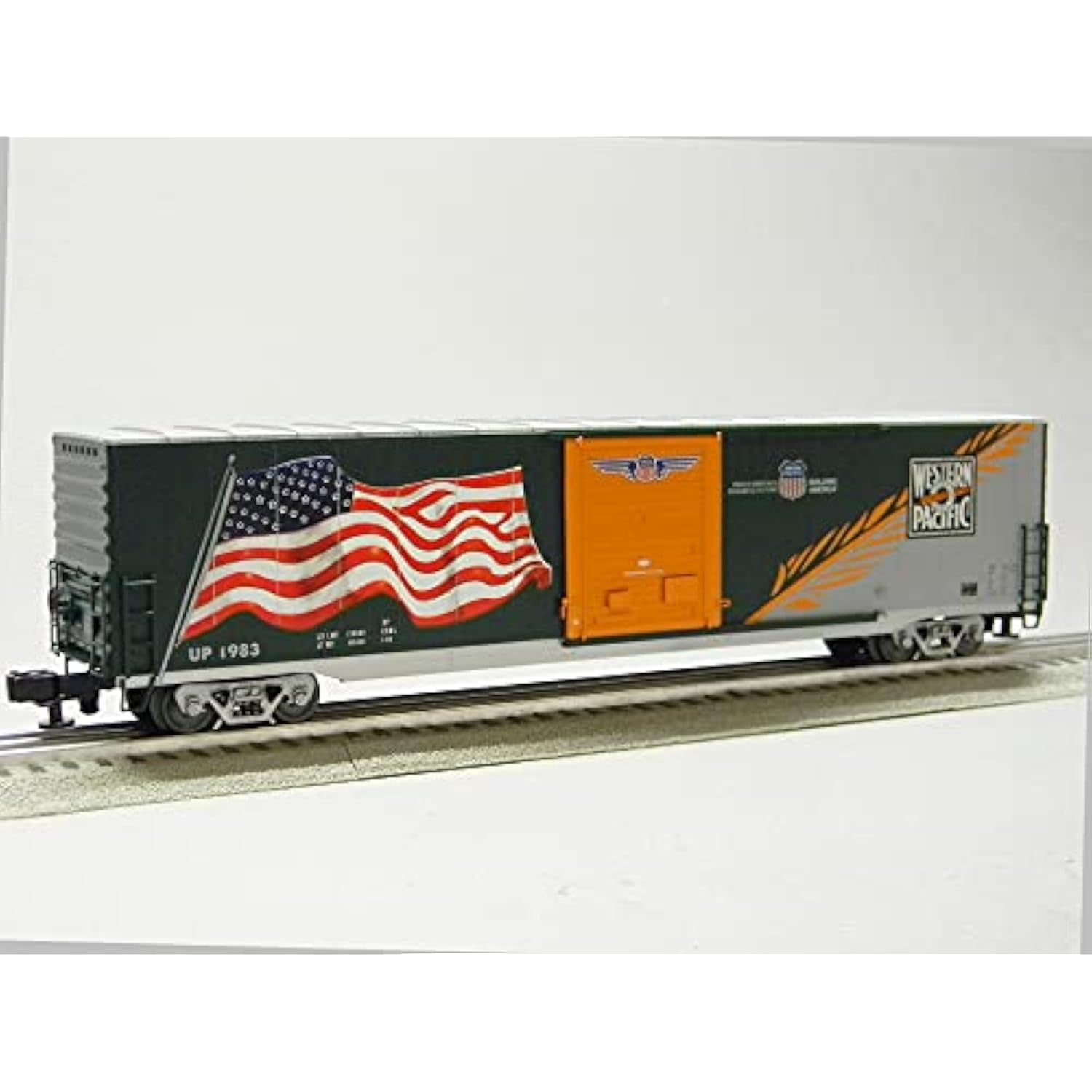 Lionel 6-85407 WP Heritage #1983 Union Pacific LED Flag Boxcar ...