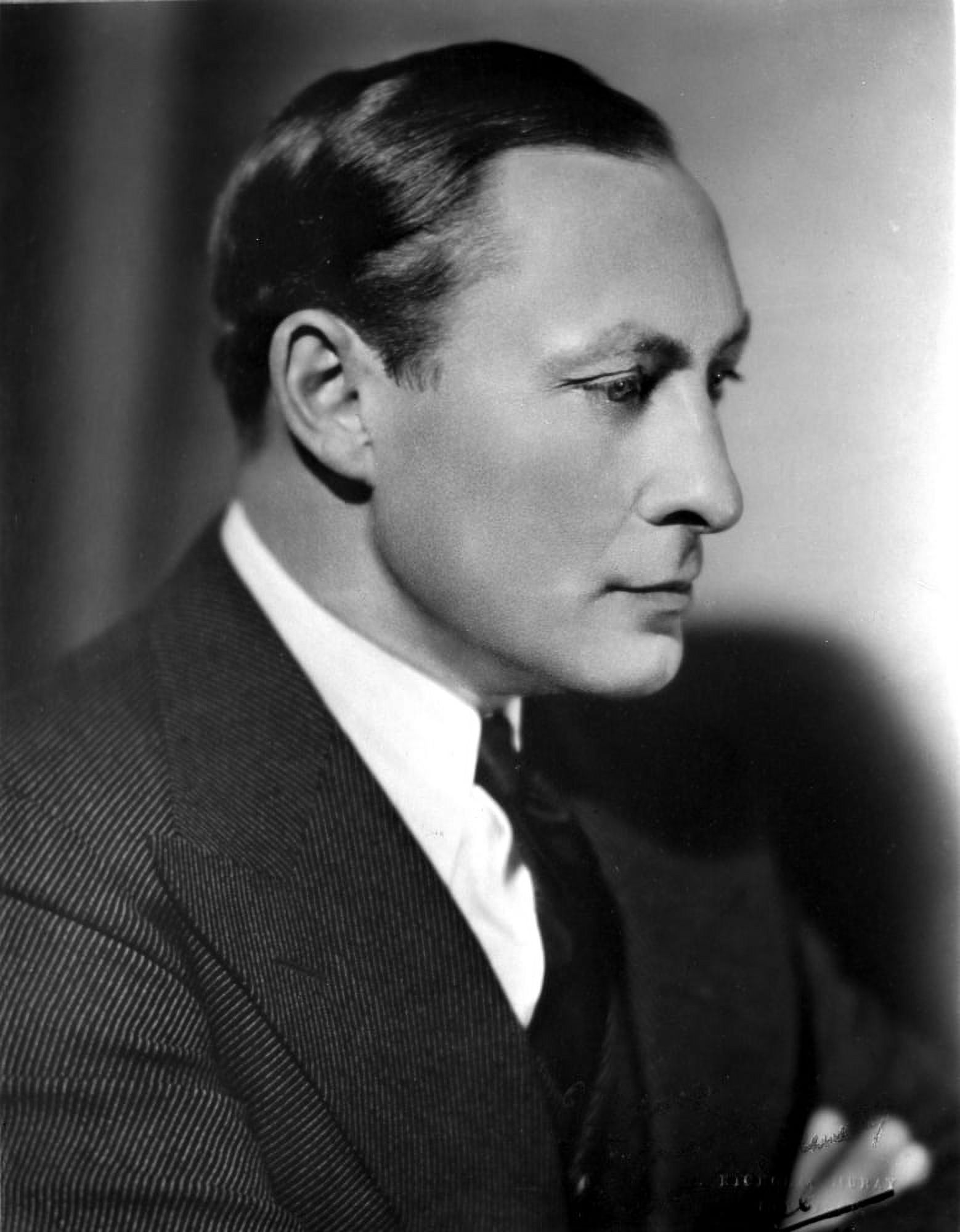Lionel Atwill Close Up Portrait Looking Sideways Photo Print (24 x 30 ...