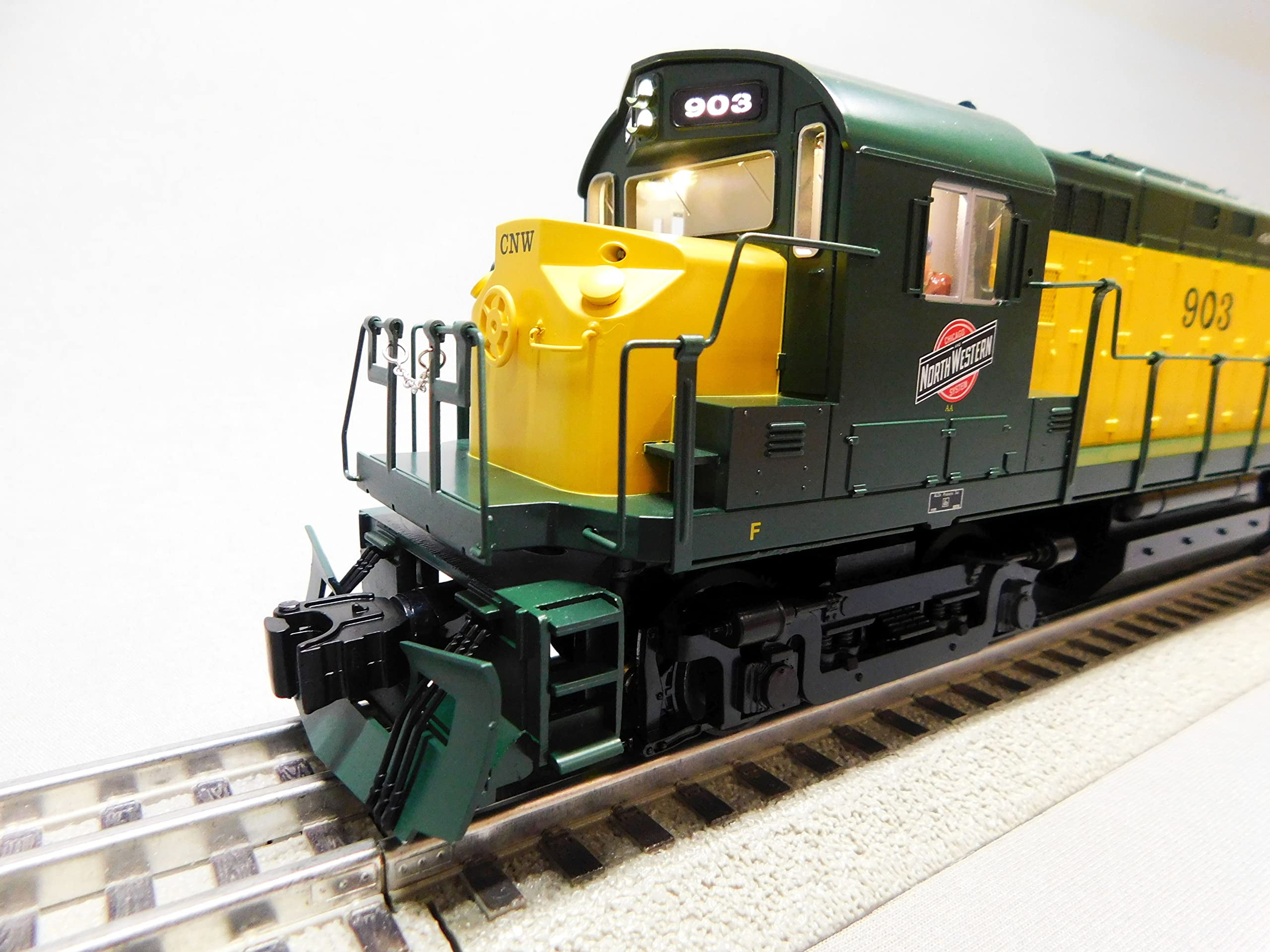 Lionel Chicago Northwestern Legacy RS-27 Diesel Locomotive Engine #903 ...