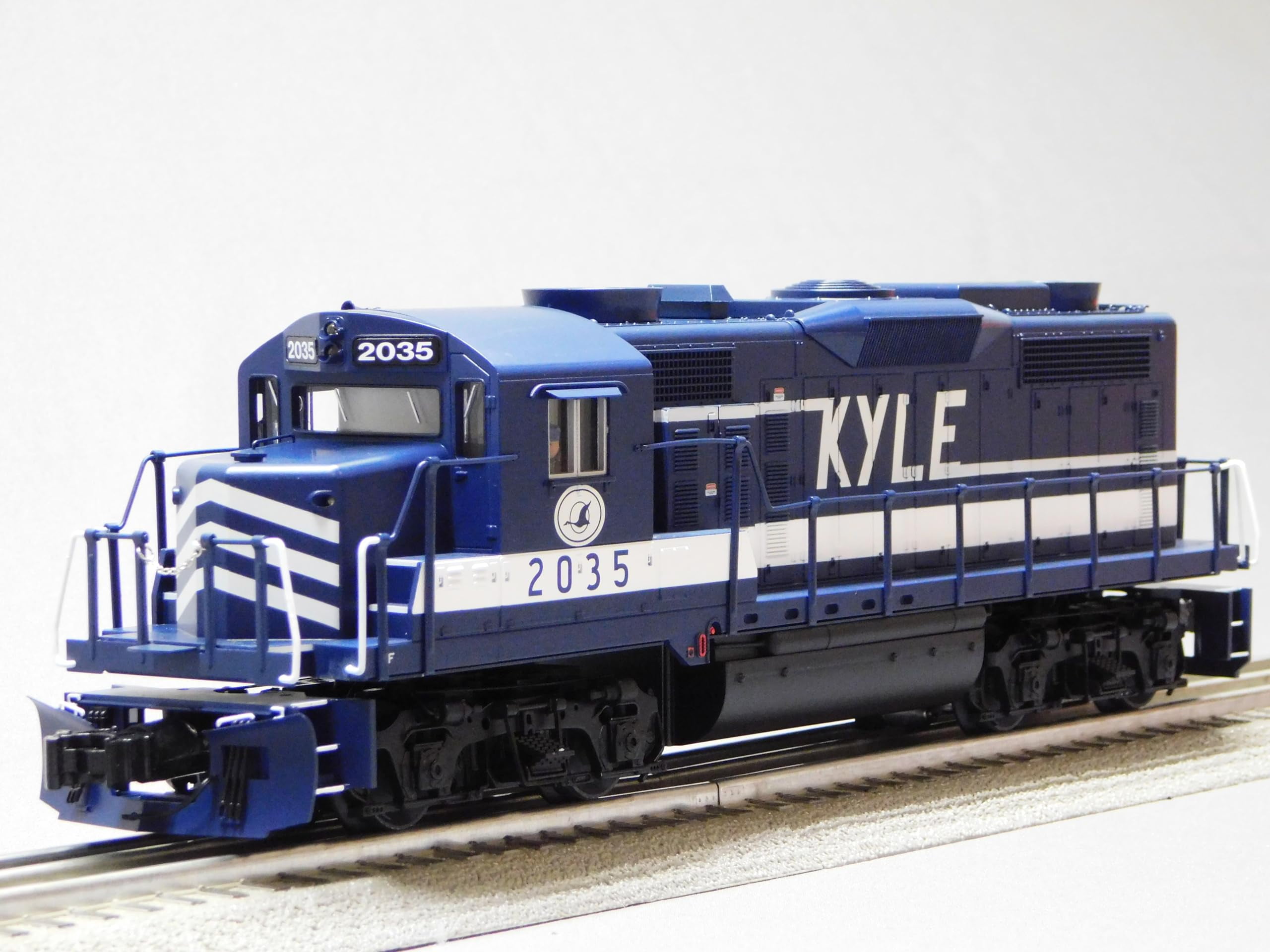 Lionel Kyle Legacy GP20#2035 Diesel Locomotive Engine 2333571 - Walmart.com